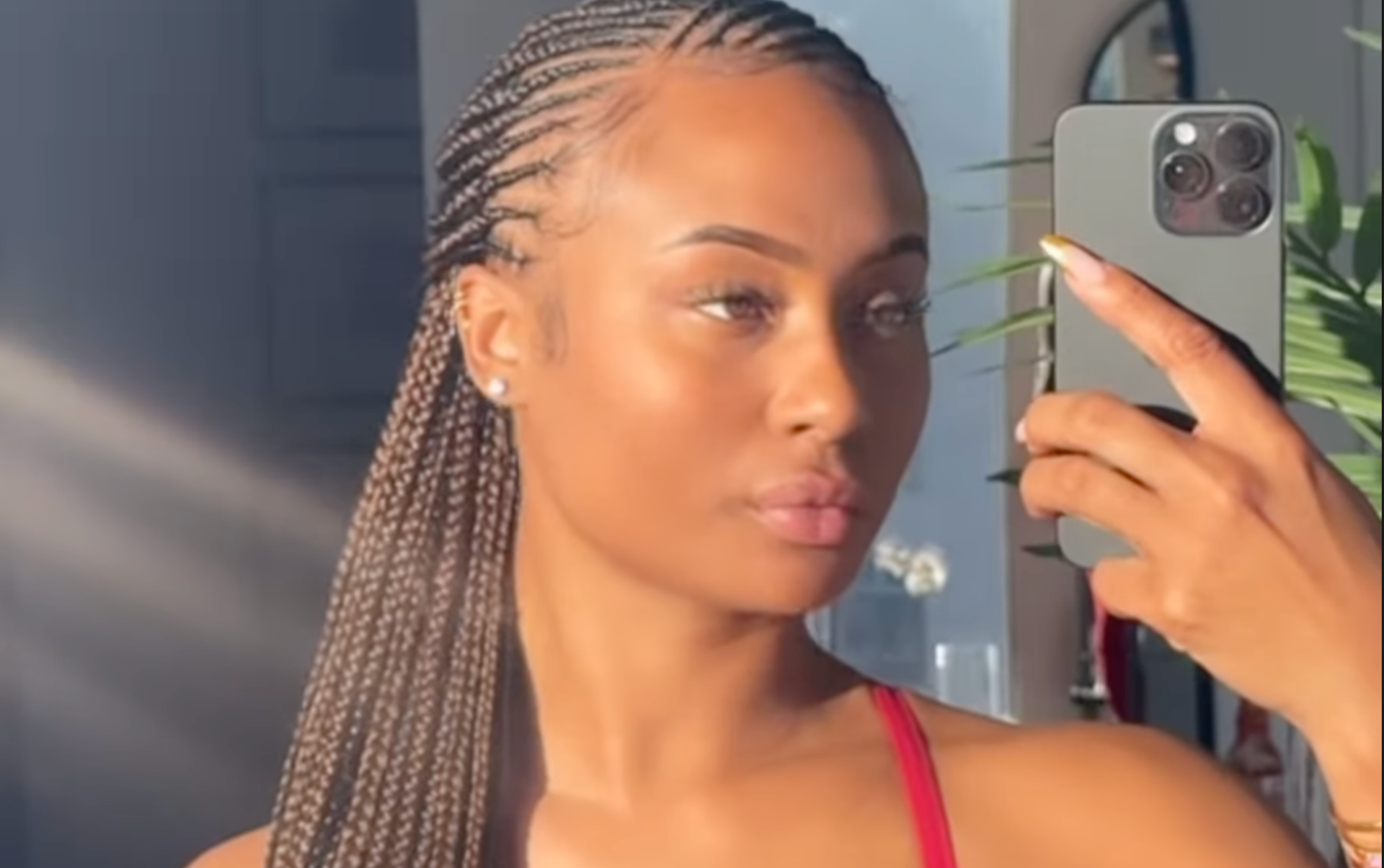 Travis Kelce's Ex-Girlfriend Sparks Fan Frenzy With Swimsuit Video ...