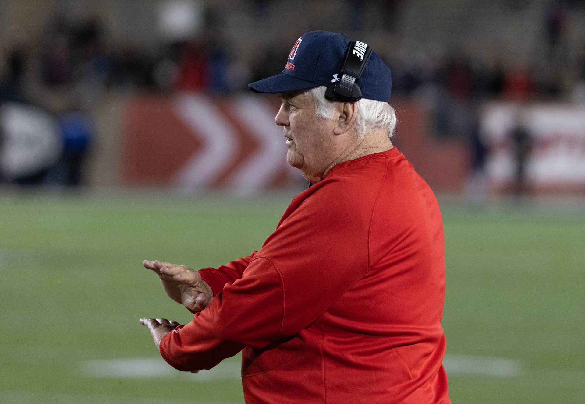 Prayers Pouring In For Former NFL Coach Wade Phillips - The Spun