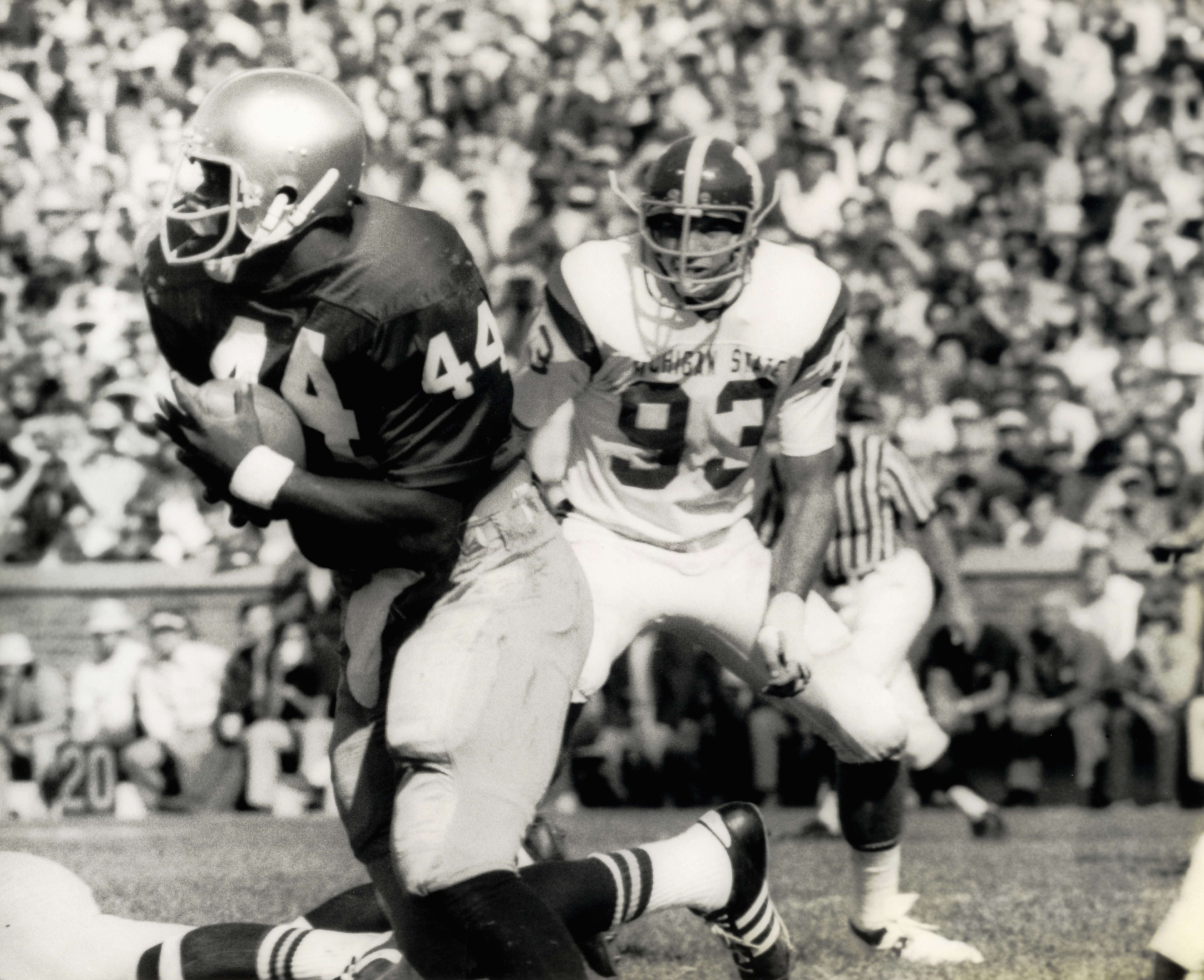 Legendary Notre Dame Football Player Dead At 71 - The Spun