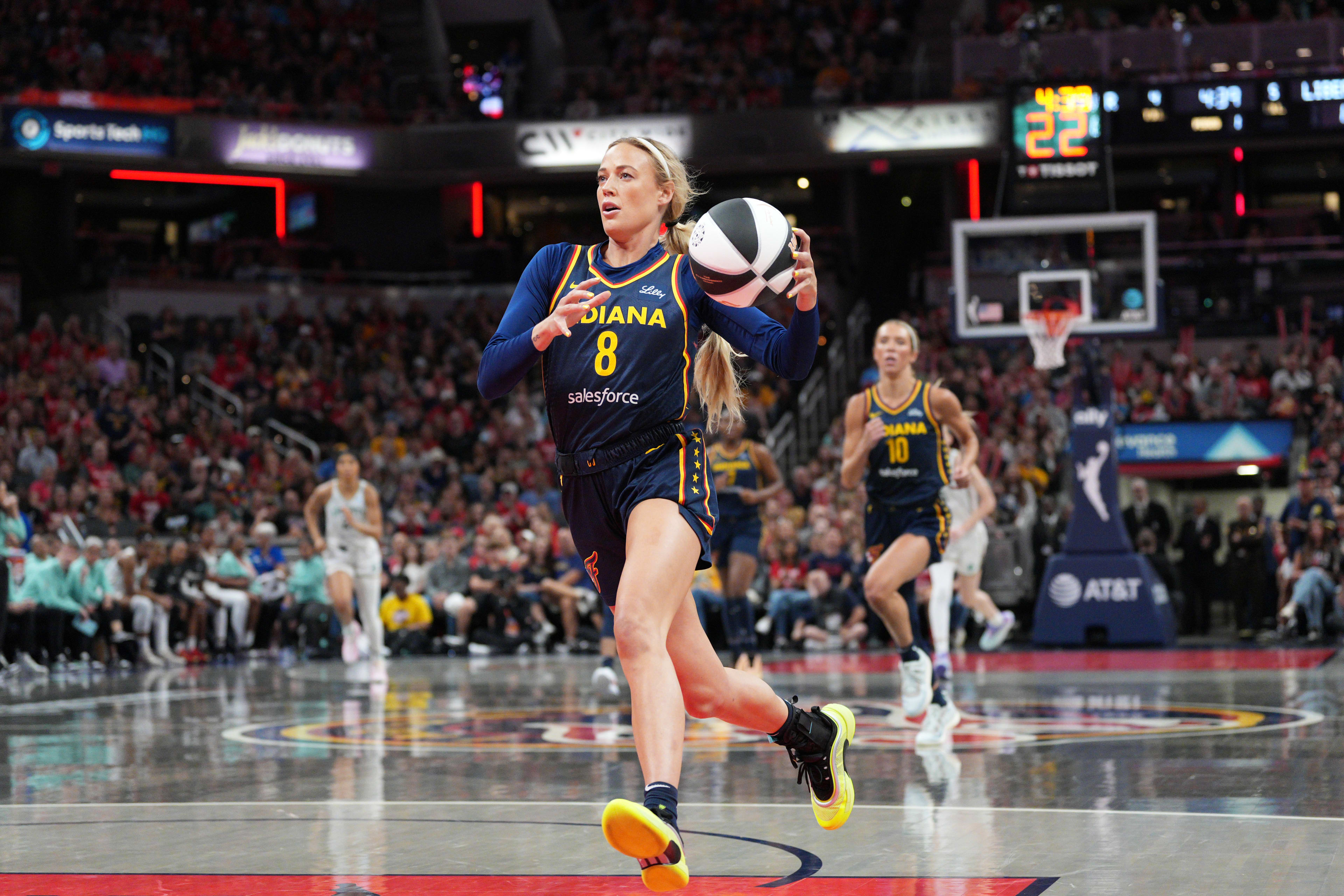 Basketball Fans Pick Side In Sophie Cunningham, Jacy Sheldon Feud - The ...