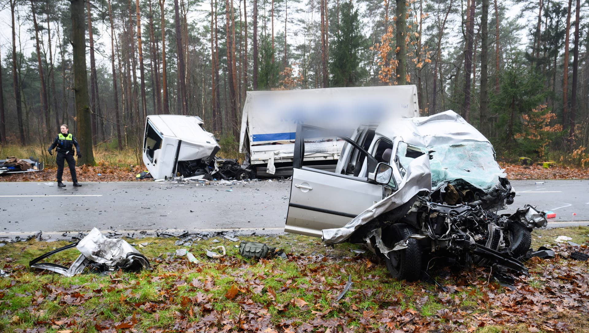 UFC Fighter's Family In 'Horrible' Deadly Car Accident - The Spun