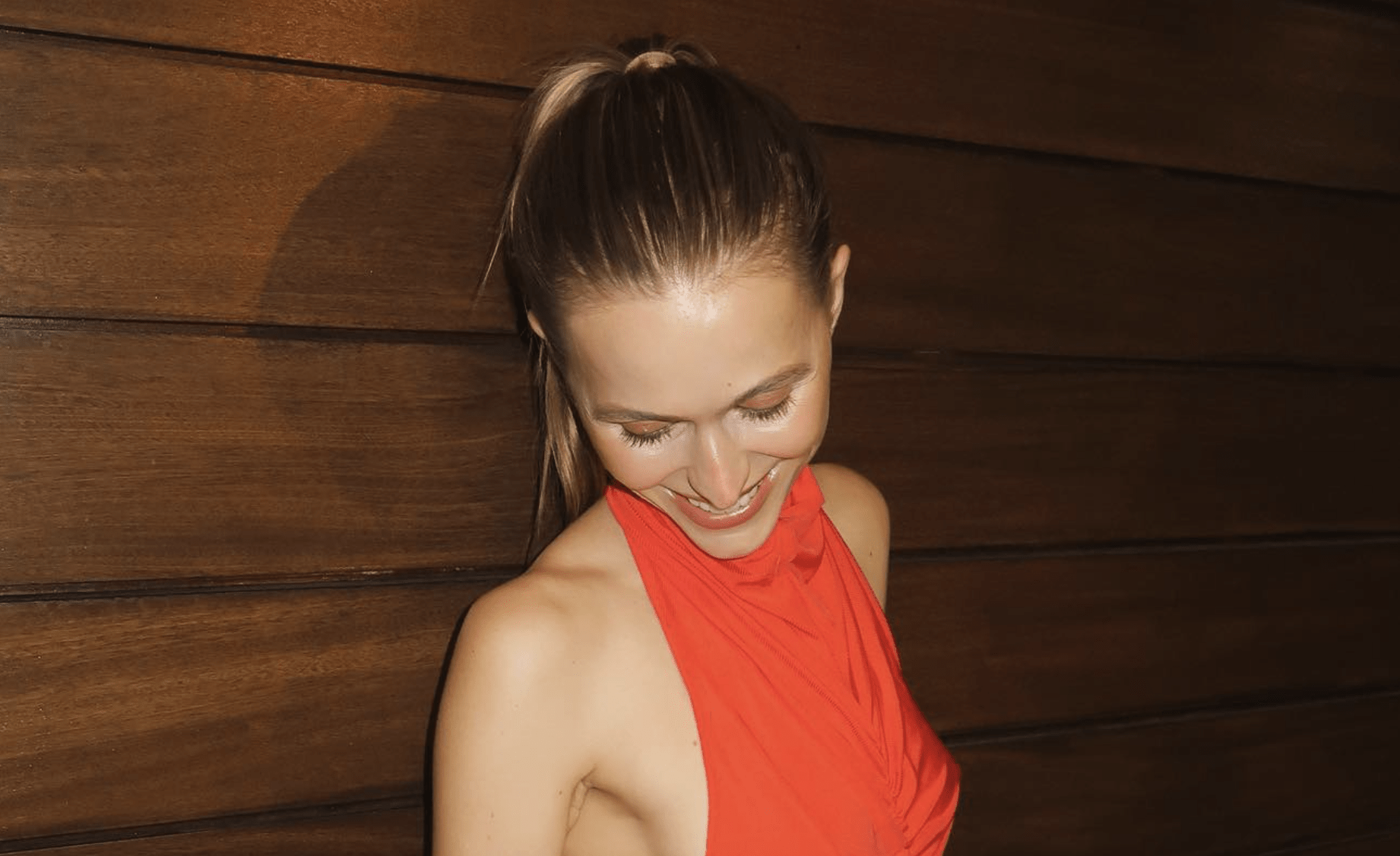 NFL Fans Obsessed With Photo Of Aaron Rodgers' Ex-Girlfriend - The Spun