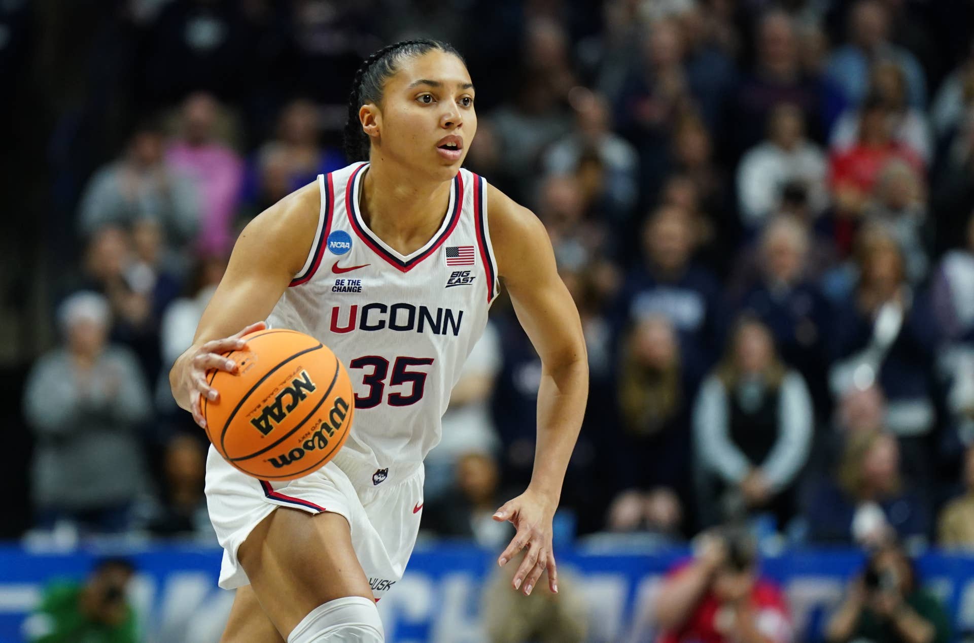 UConn Star Azzi Fudd Turns Heads At MLB Game - The Spun