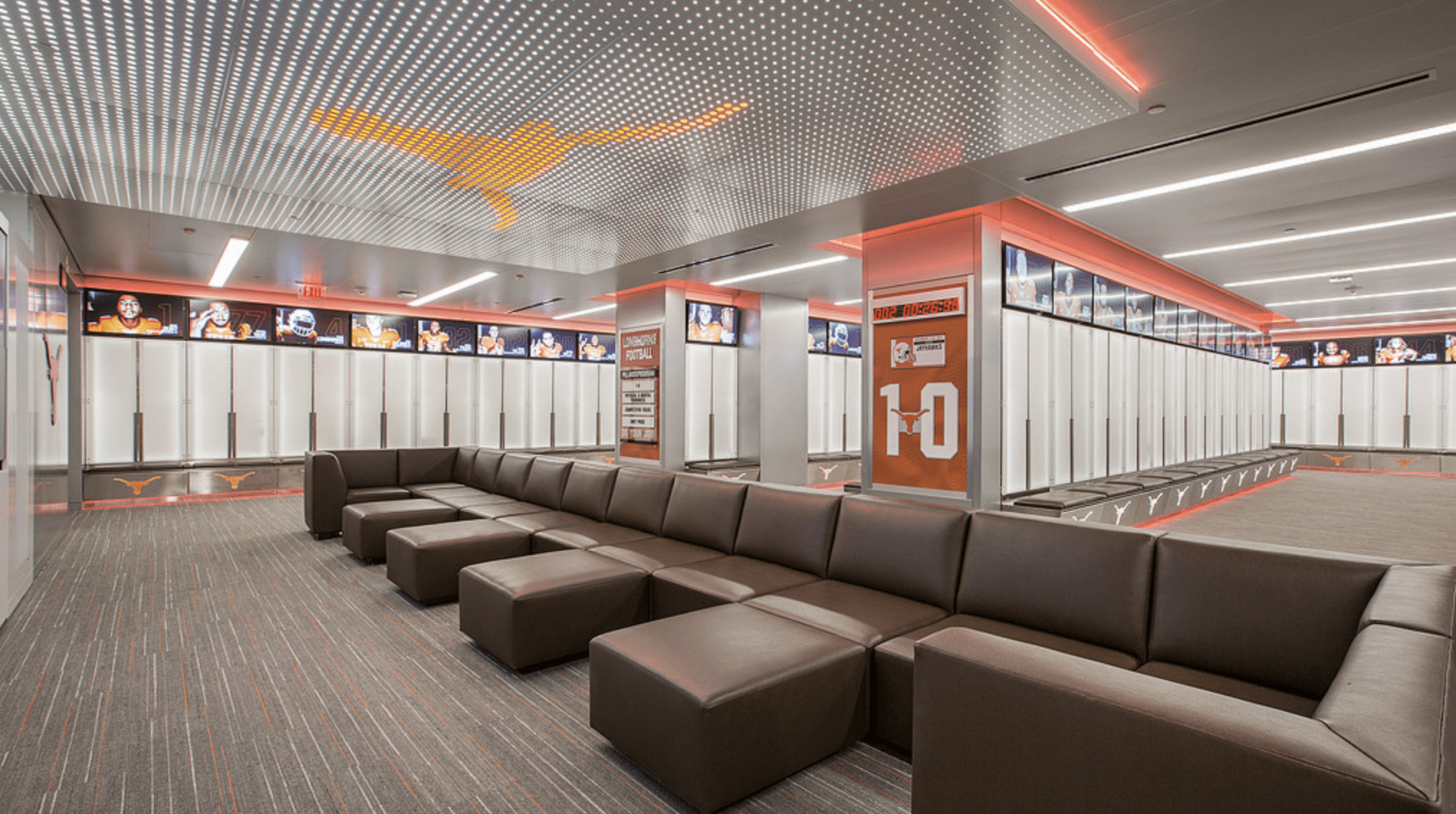 The 10 Best Locker Rooms In College Football In 2024 - The Spun