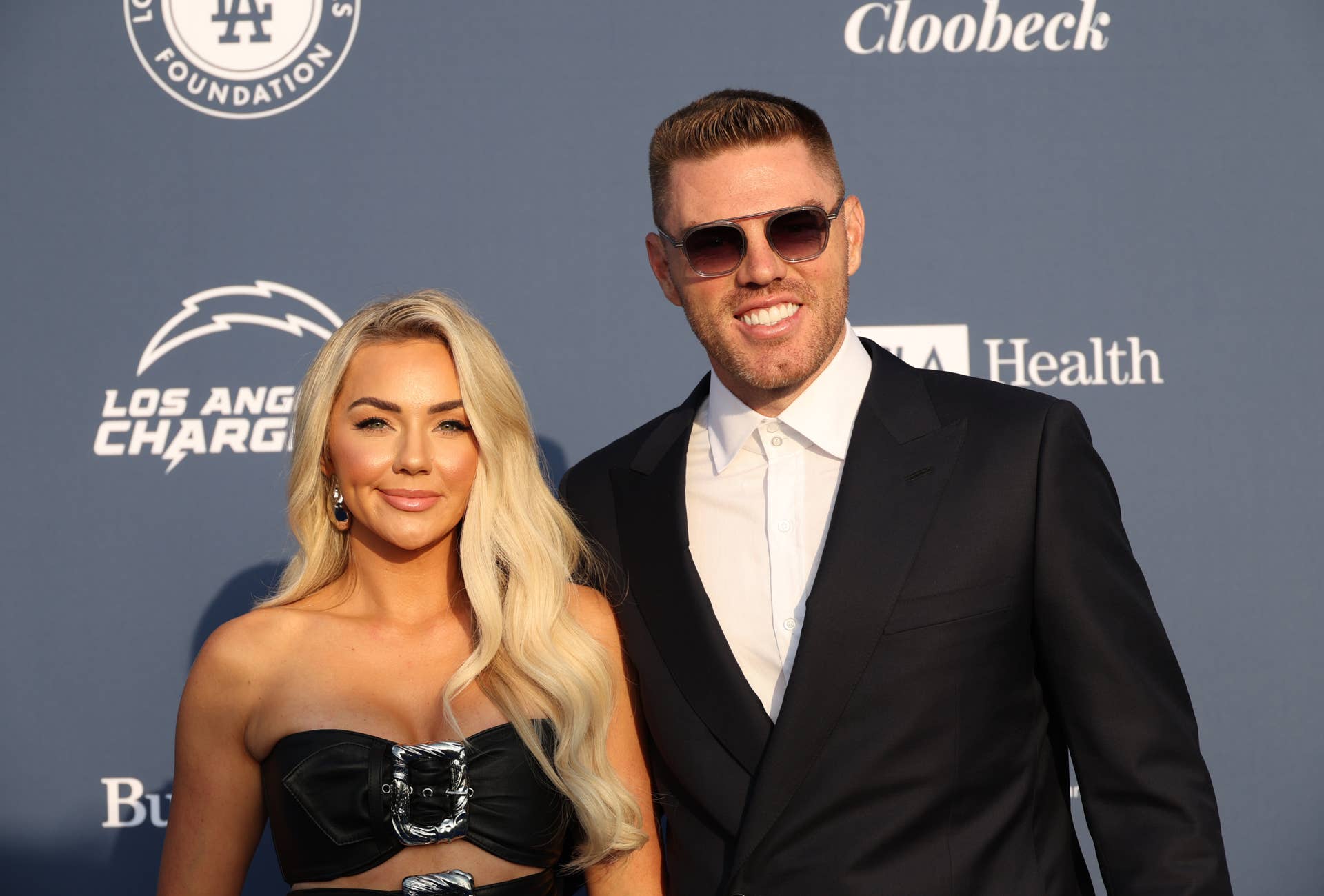MLB Star Freddie Freeman, Wife Chelsea Praised For Incredible Gesture ...