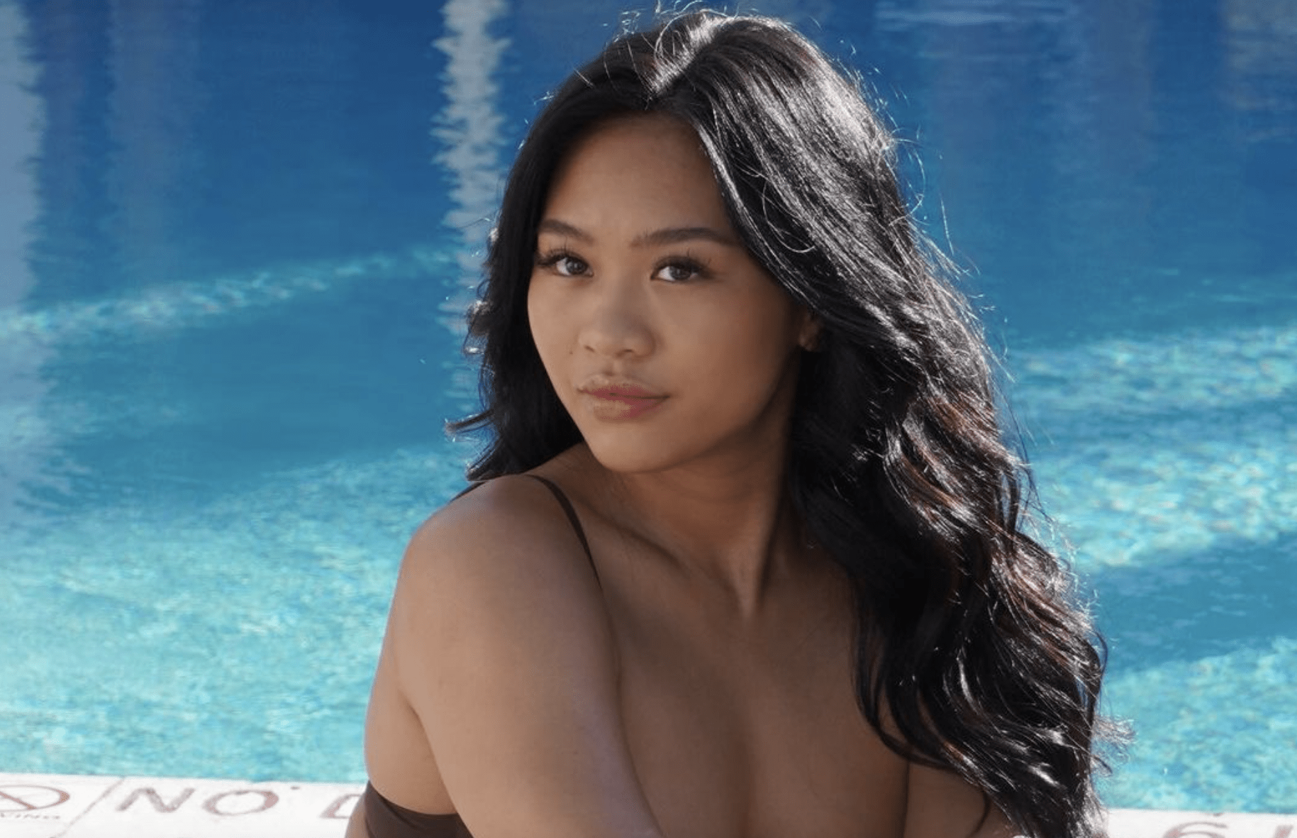 Olympic Gymnast Suni Lee Turns Heads With 'Gorgeous' Swimsuit Photo - The Spun
