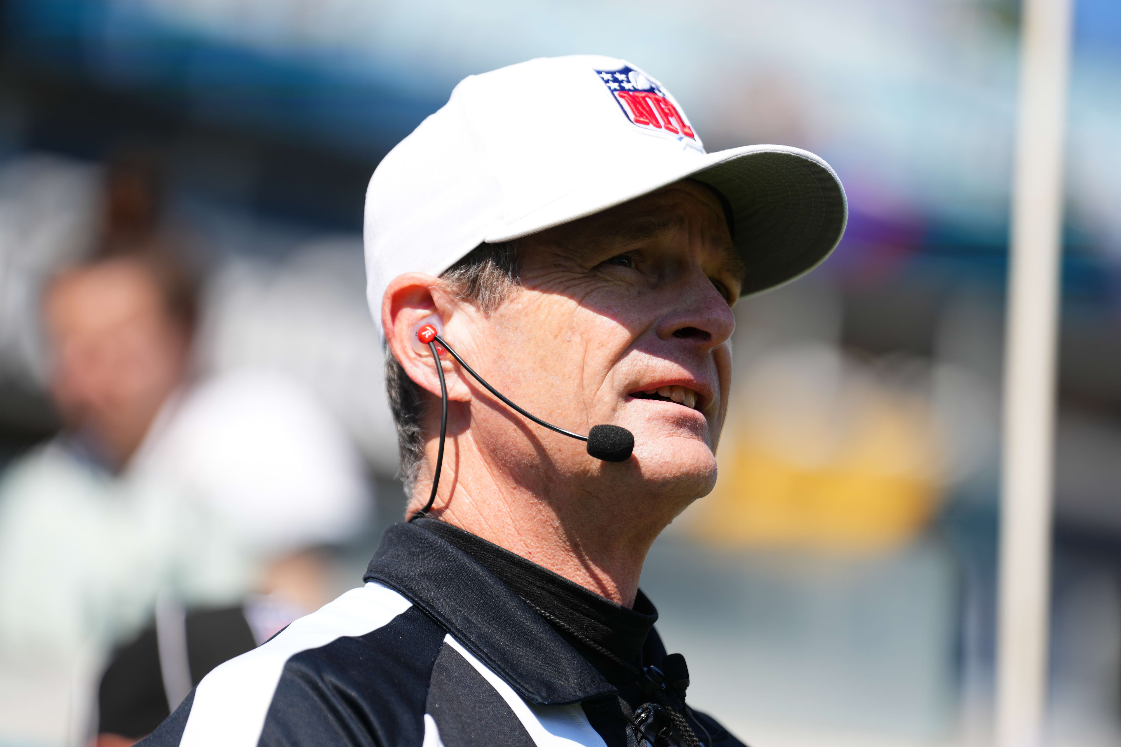 NFL Referee Accused Of Making Mistake On Sunday Night Football - The Spun