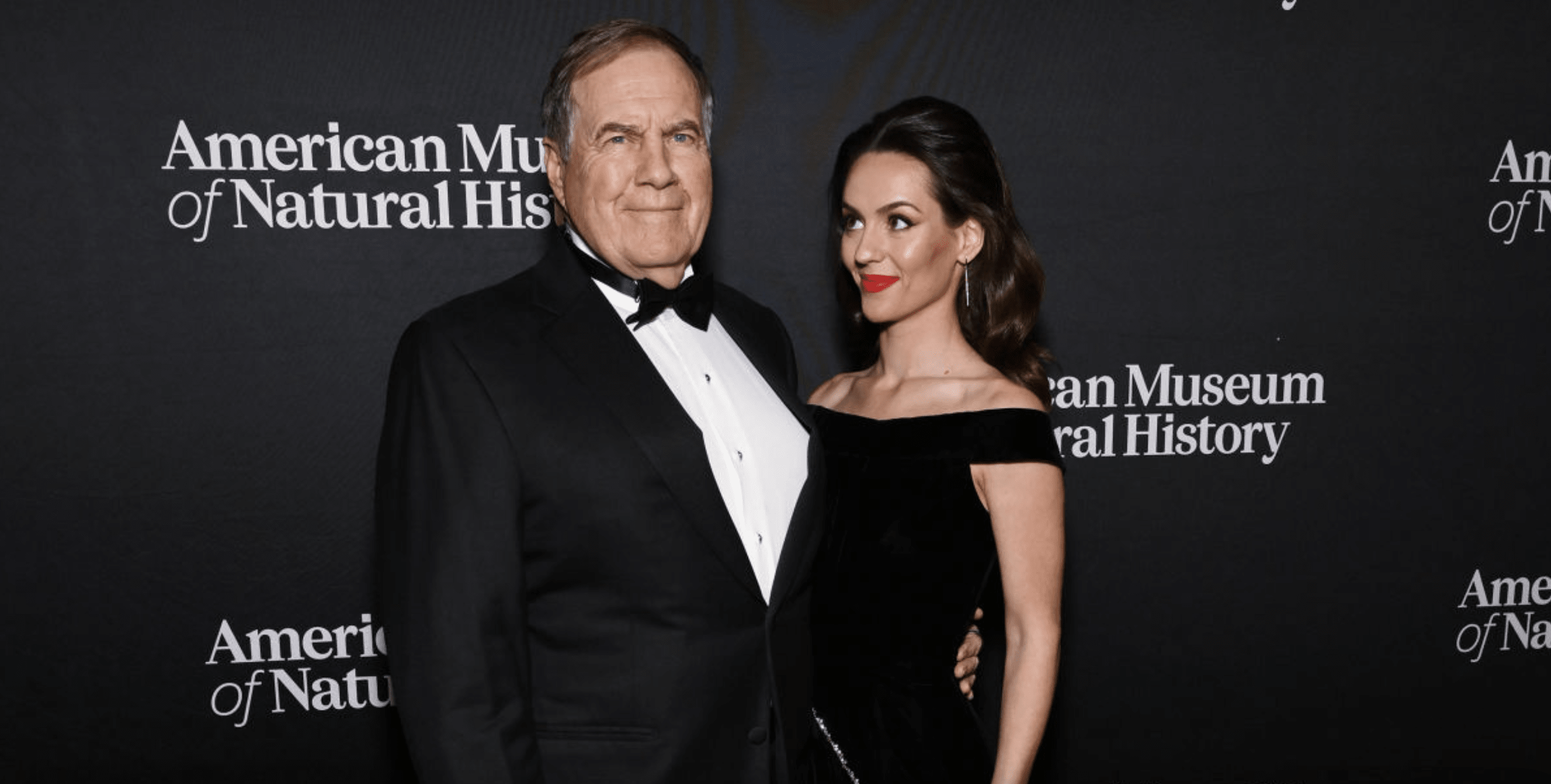 Bill Belichick's Girlfriend Stuns During North Carolina's Week 4 Game - The Spun