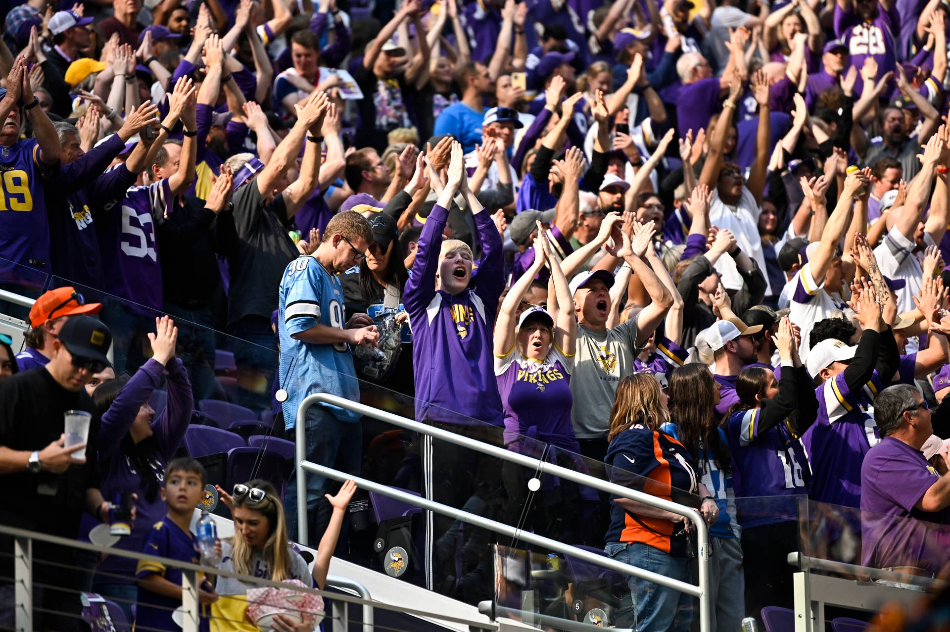 NFL Fan Base Ripped For 'Classless' Behavior On Sunday - The Spun