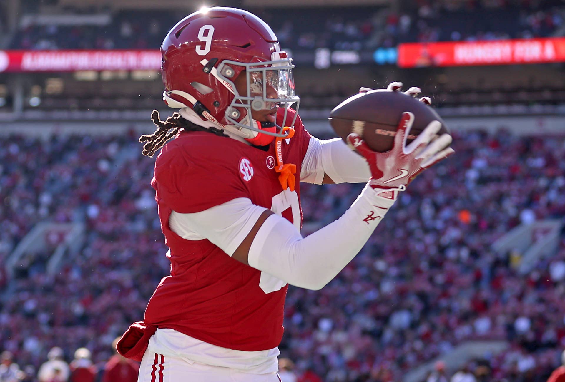 Alabama 5-Star True Freshman Changes Mind On Transfer Decision - The Spun
