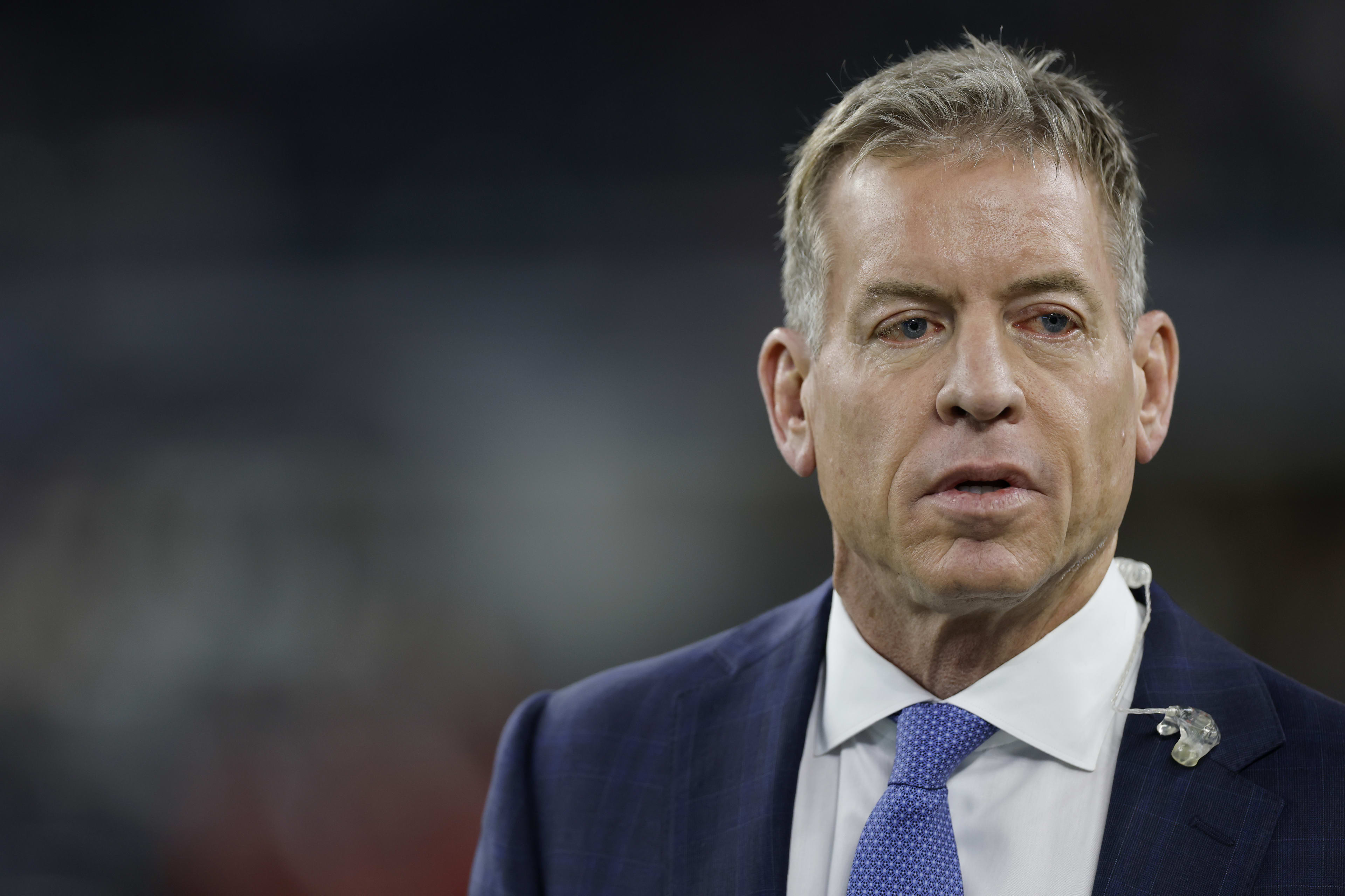 NFL Fans Are Very Worried About Troy Aikman's Appearance - The Spun