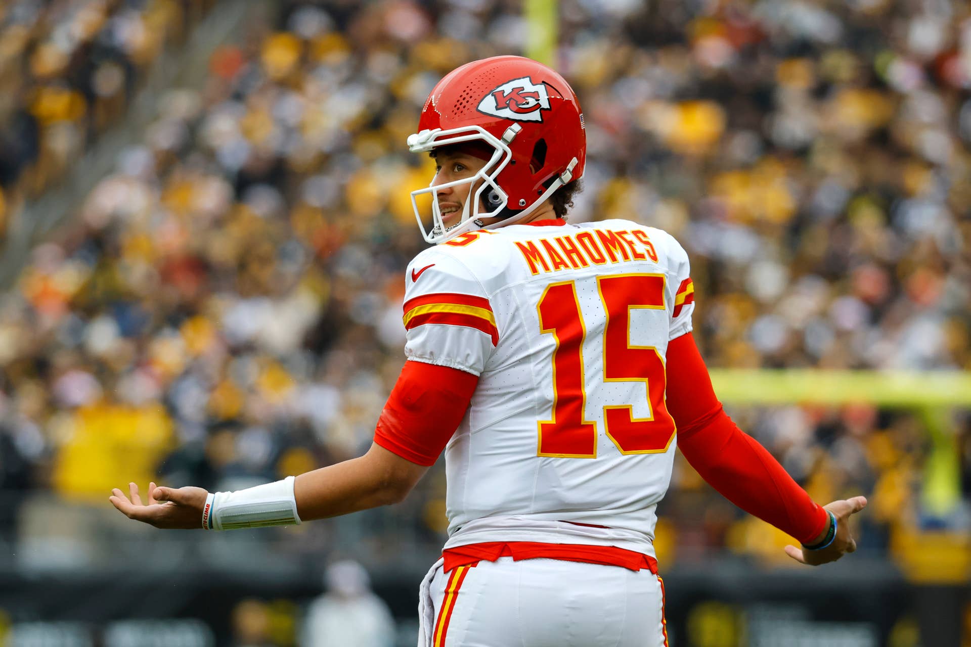 NFL Fans Are Not Happy About Netflix's Scorebug For Chiefs vs. Steelers ...
