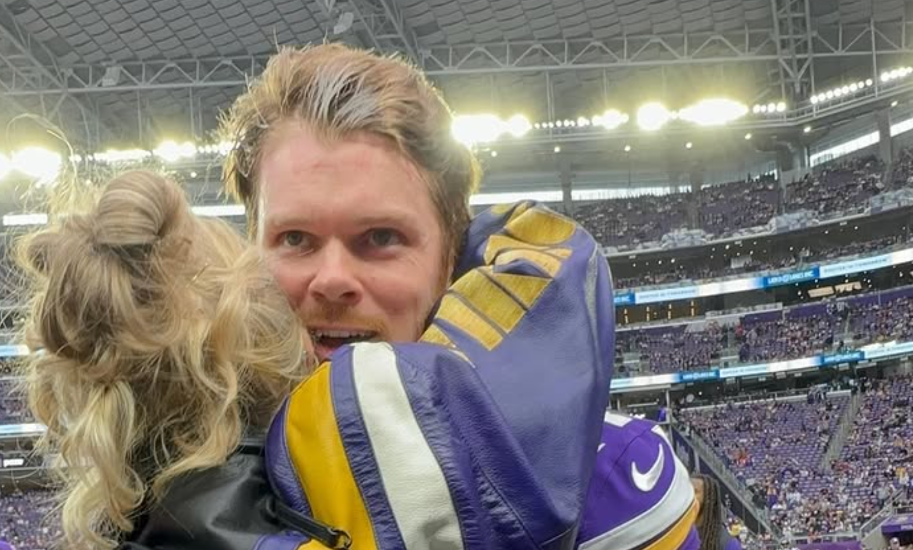 Sam Darnold's Girlfriend Turns Heads At Vikings Game Sunday - The Spun