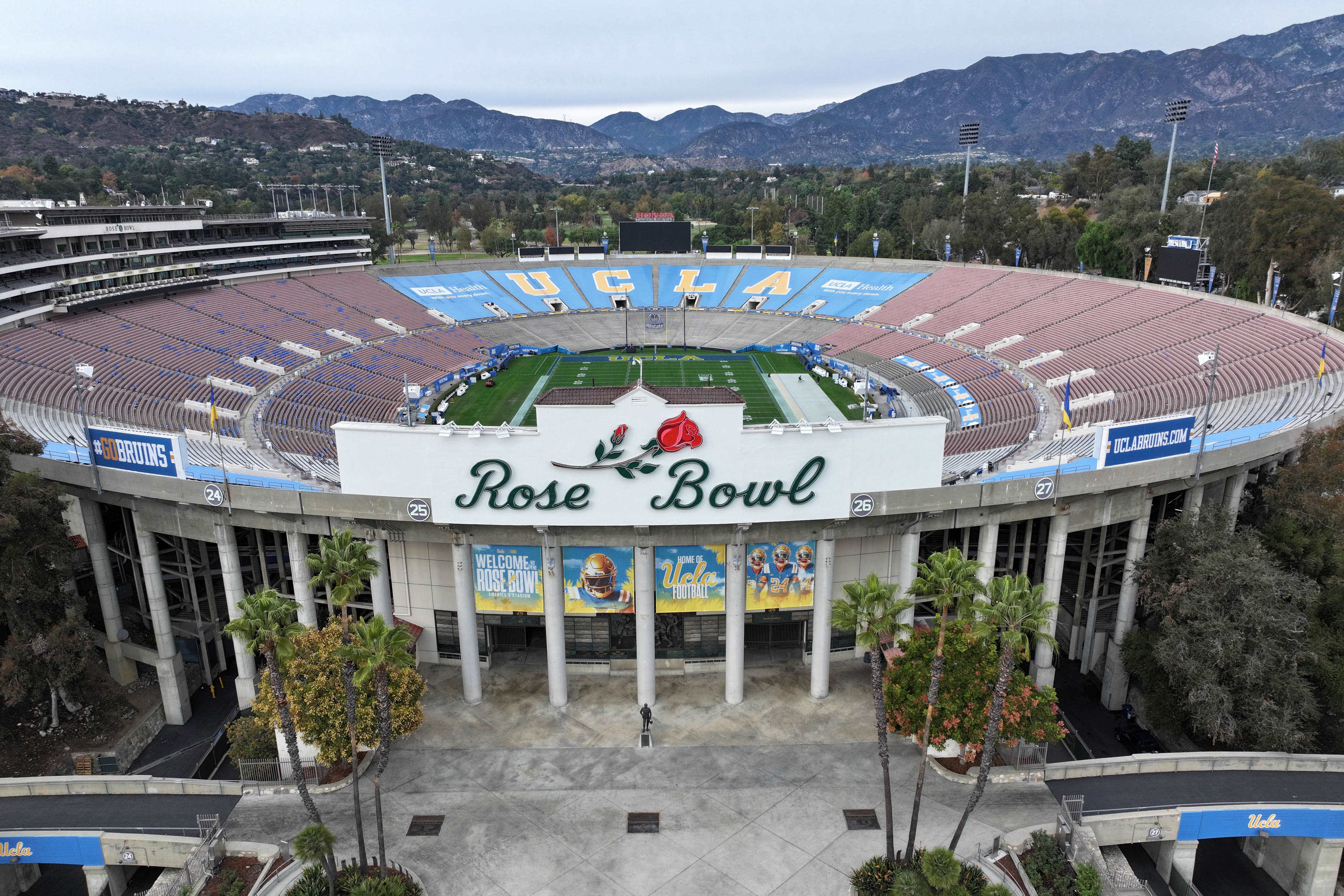 The Rose Bowl Is Expected To Make Unfortunate Weather History - The Spun