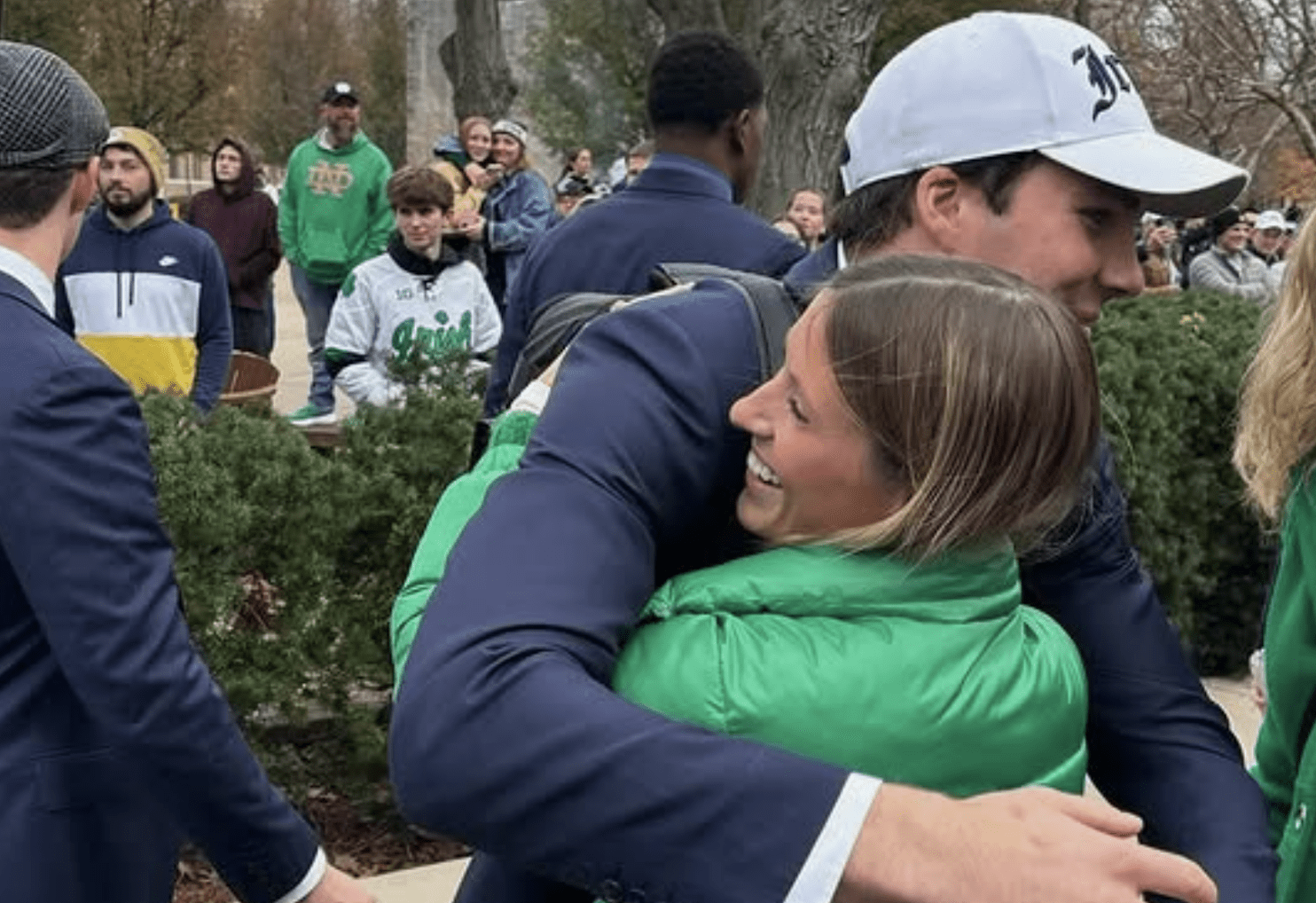 Notre Dame Quarterback's Girlfriend Is Going Viral Before Orange Bowl ...
