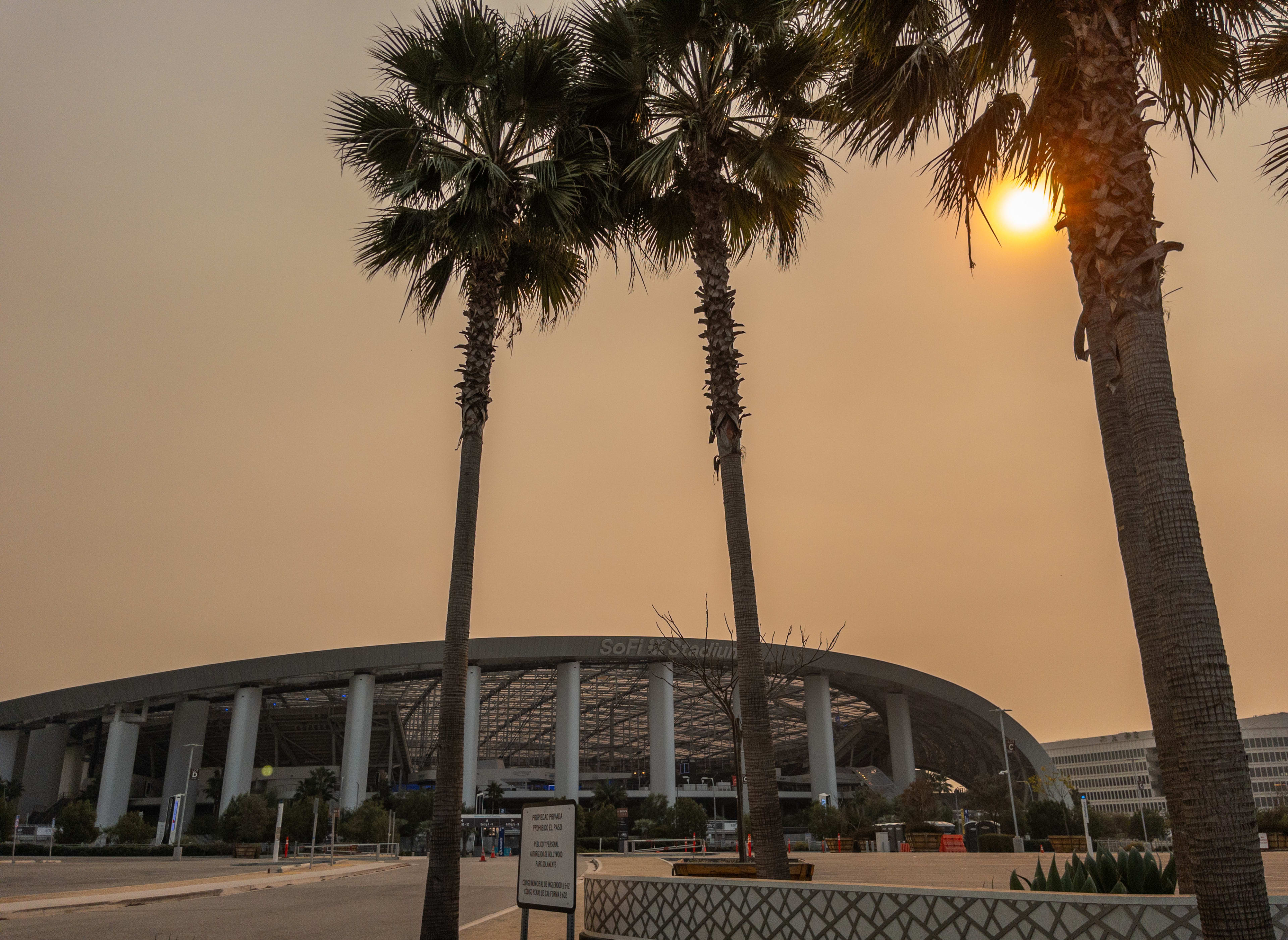 ESPN Paid Tribute To Los Angeles Community Before Monday's Game - The Spun