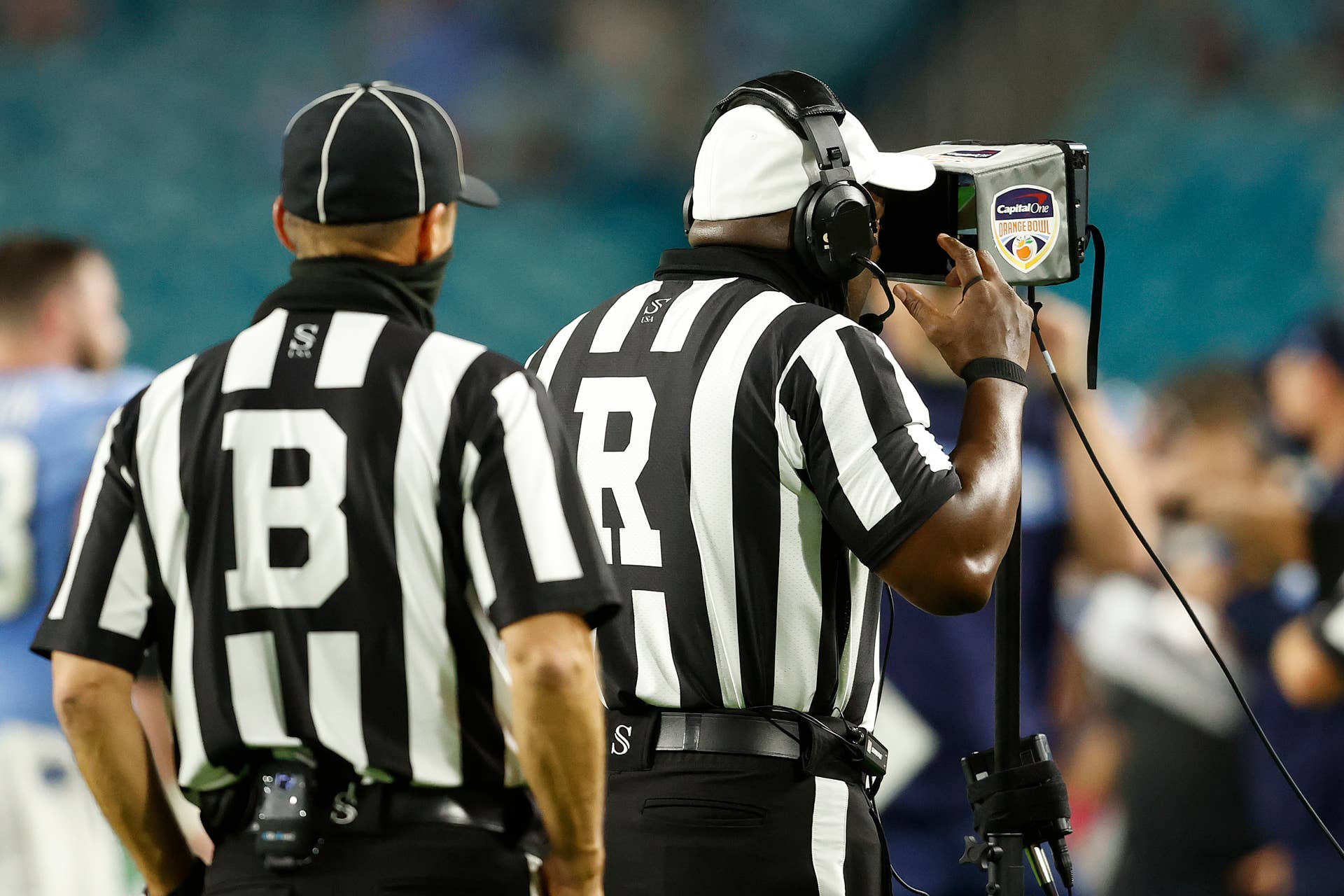 College Football Fans Demanding Ref's Firing 'Immediately' After Blown ...