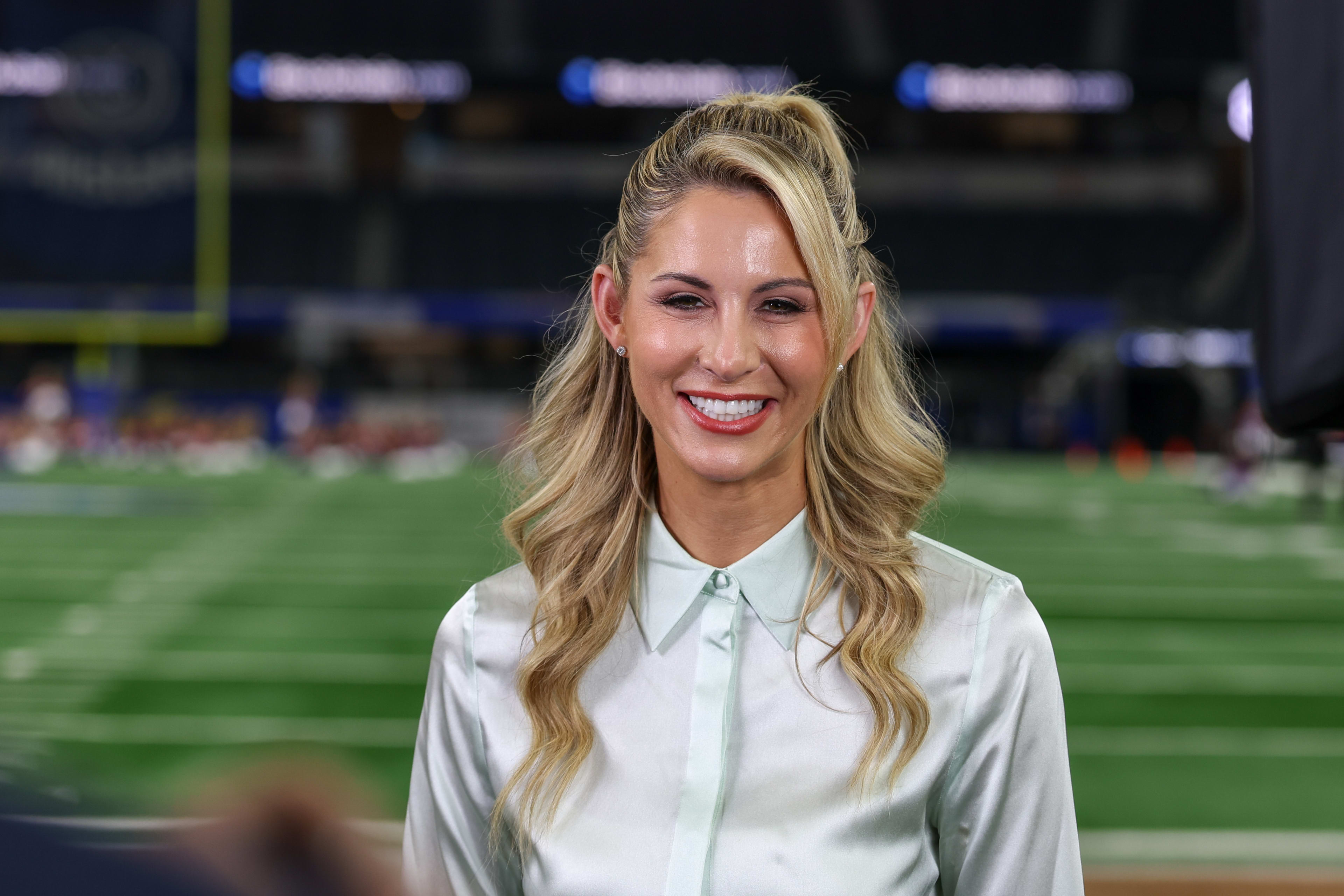 ESPN's Laura Rutledge Turns Heads With Throwback Photo - The Spun