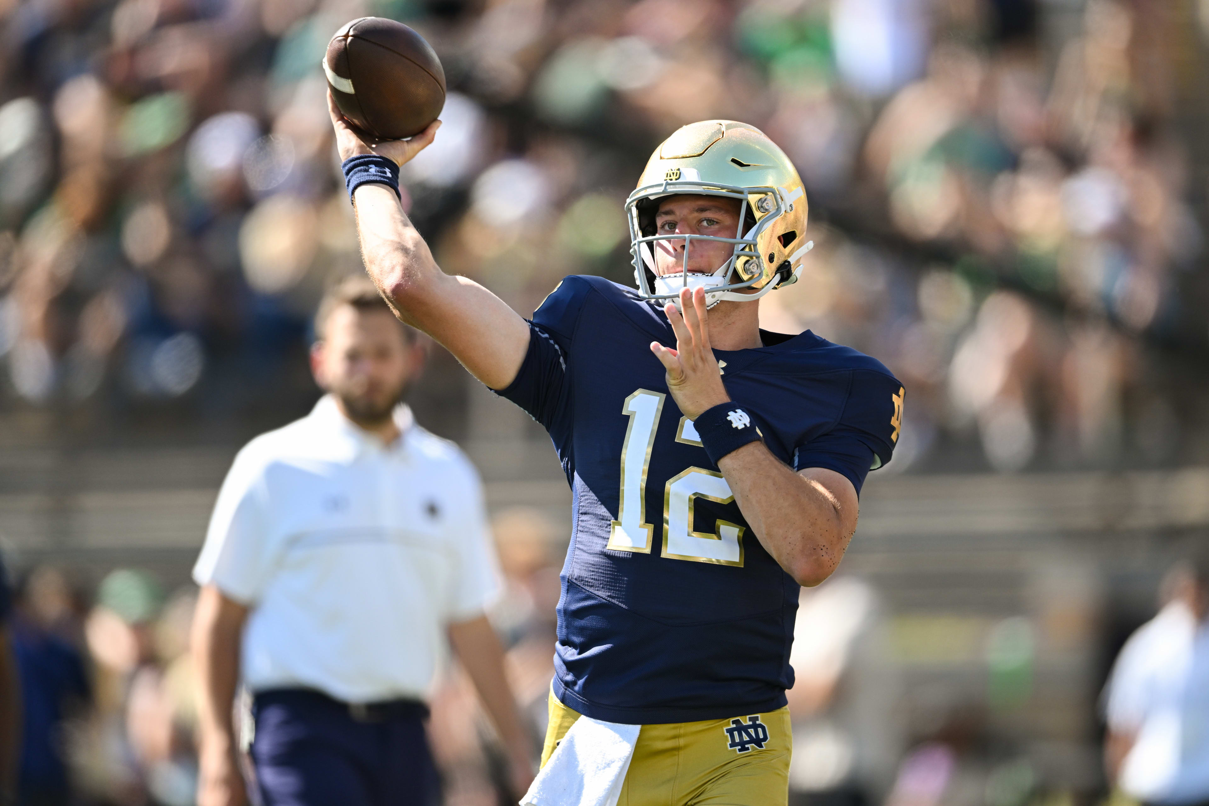 College Football Fans React To Notre Dame Quarterback's Transfer - The Spun