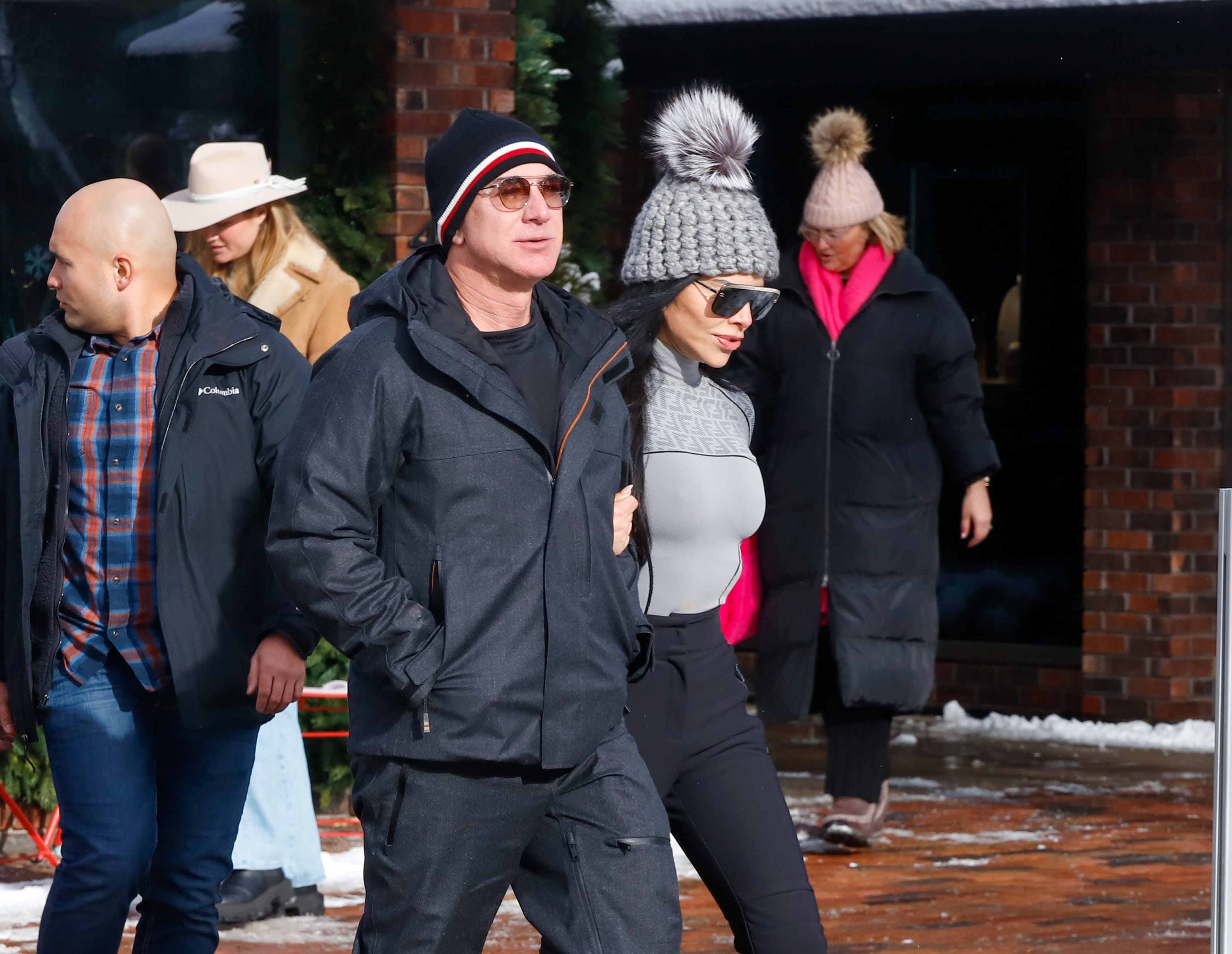 Jeff Bezos Turns Heads In $10,000 Skiing Outfit - The Spun