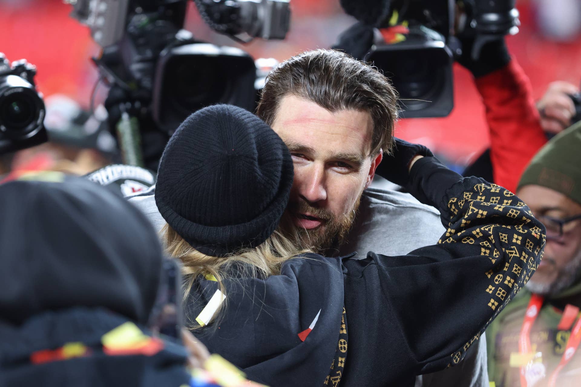 NFL Fans Convinced Super Bowl 59 Delayed Travis Kelce, Taylor Swift's ...