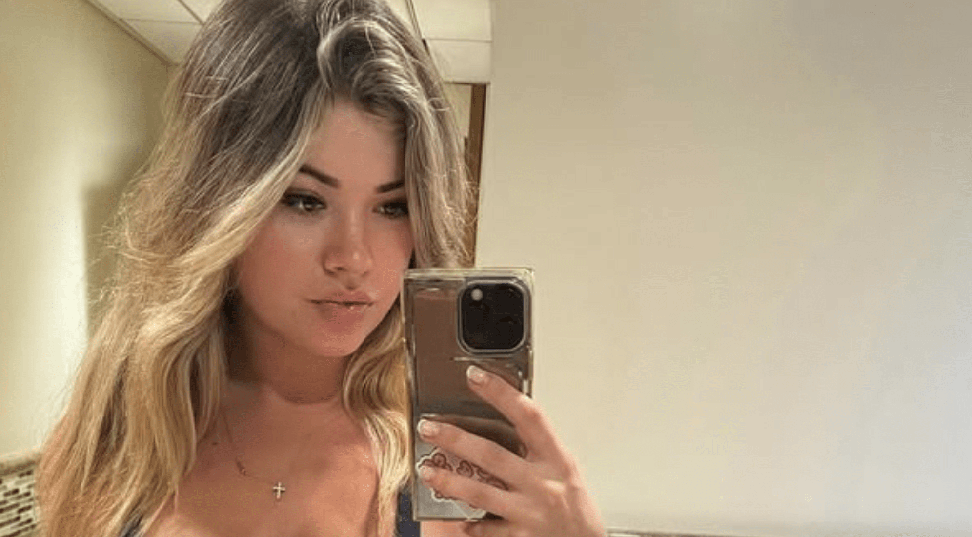 'Whoa' - White House Reporter Turns Heads With Racy Outfit - The Spun