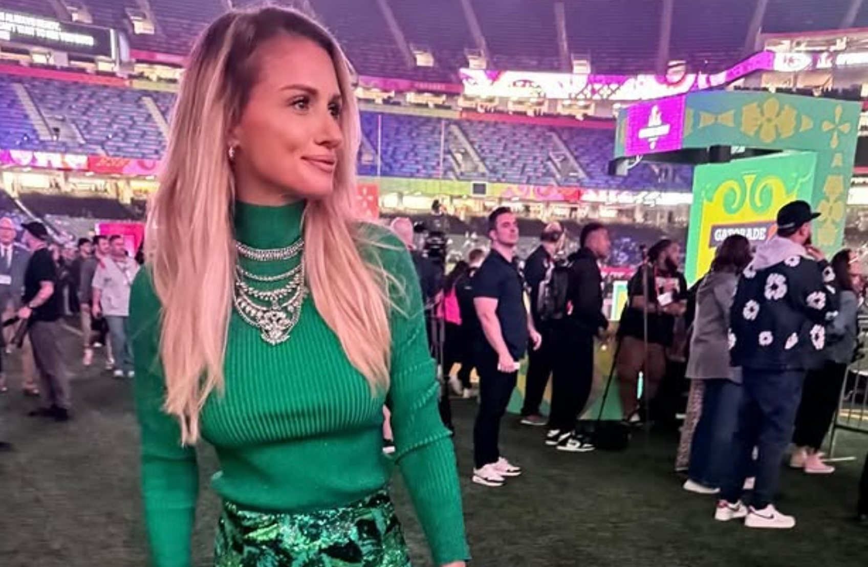 'Stunning' NFL Network Reporter Is Turning Heads In New Orleans - The Spun