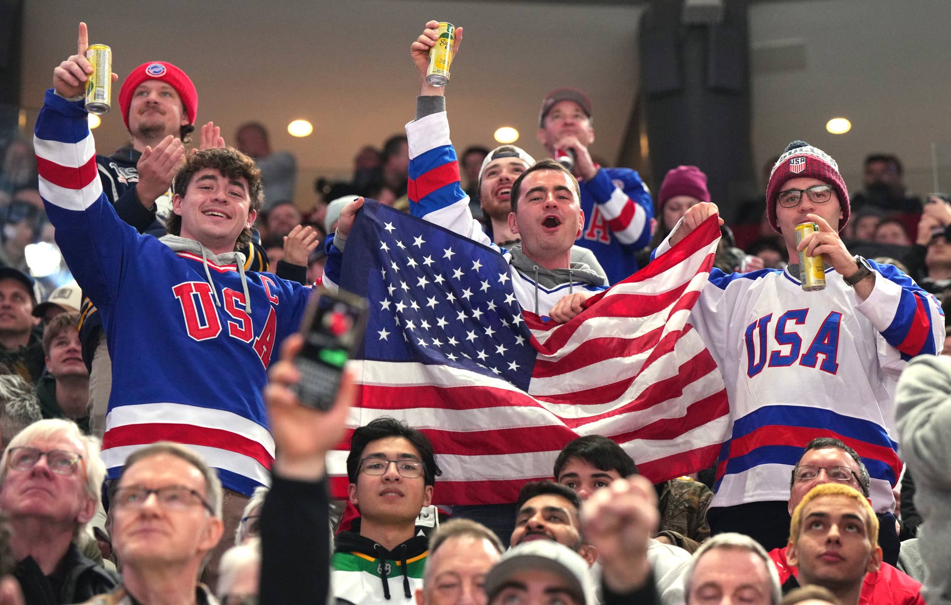 U.S. Crowd Receives Special Request Before Canadian National Anthem ...
