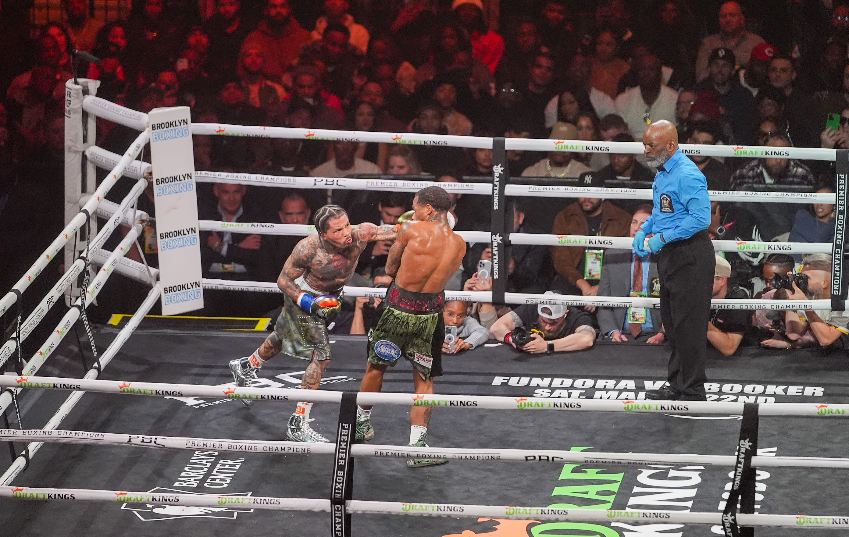 Championship Boxing Match Accused Of Being 'Rigged' On Saturday - The Spun