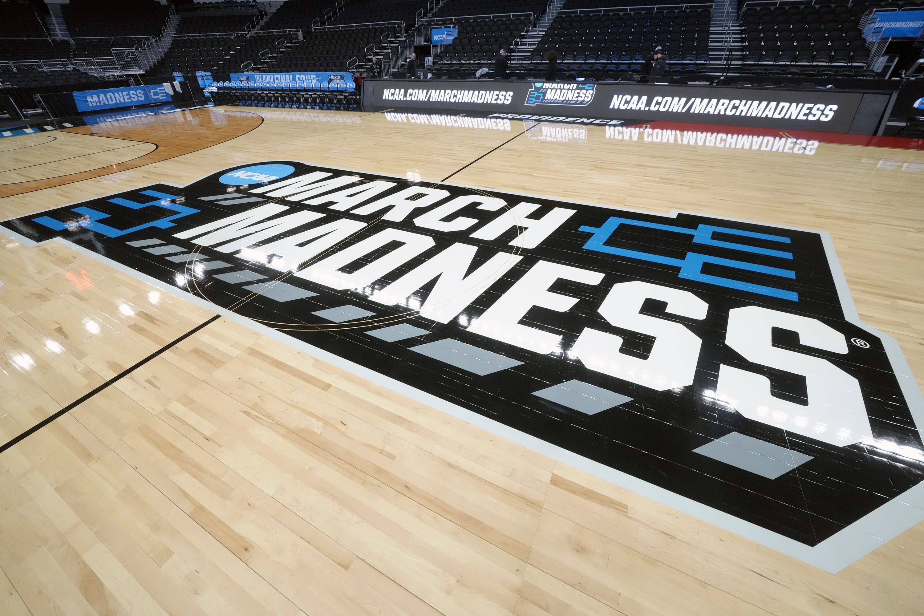 There Are 8 NCAA Tournament Games Today - Here's The Schedule - The Spun