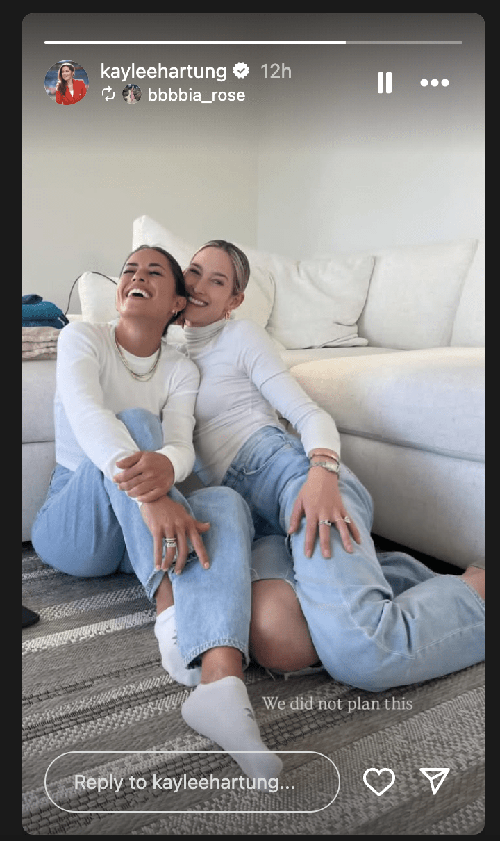 NFL Sideline Reporter Goes Viral With Her Offseason Outfit - The Spun