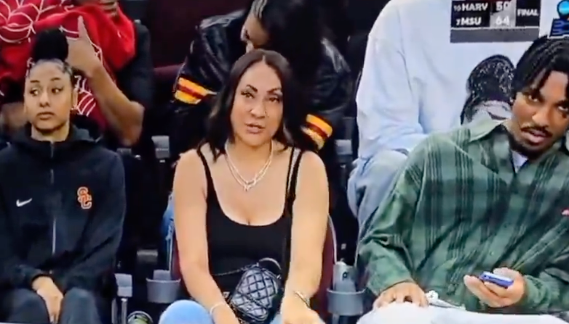 Jayden Daniels' Mom Criticized For Behavior At NCAA Tournament Game ...