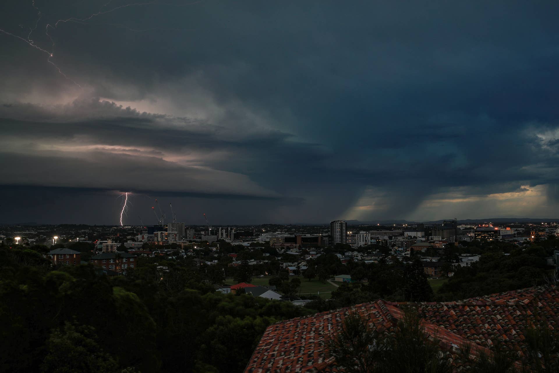 'Crazy' Weather Heading For 6 U.S. States Monday - The Spun