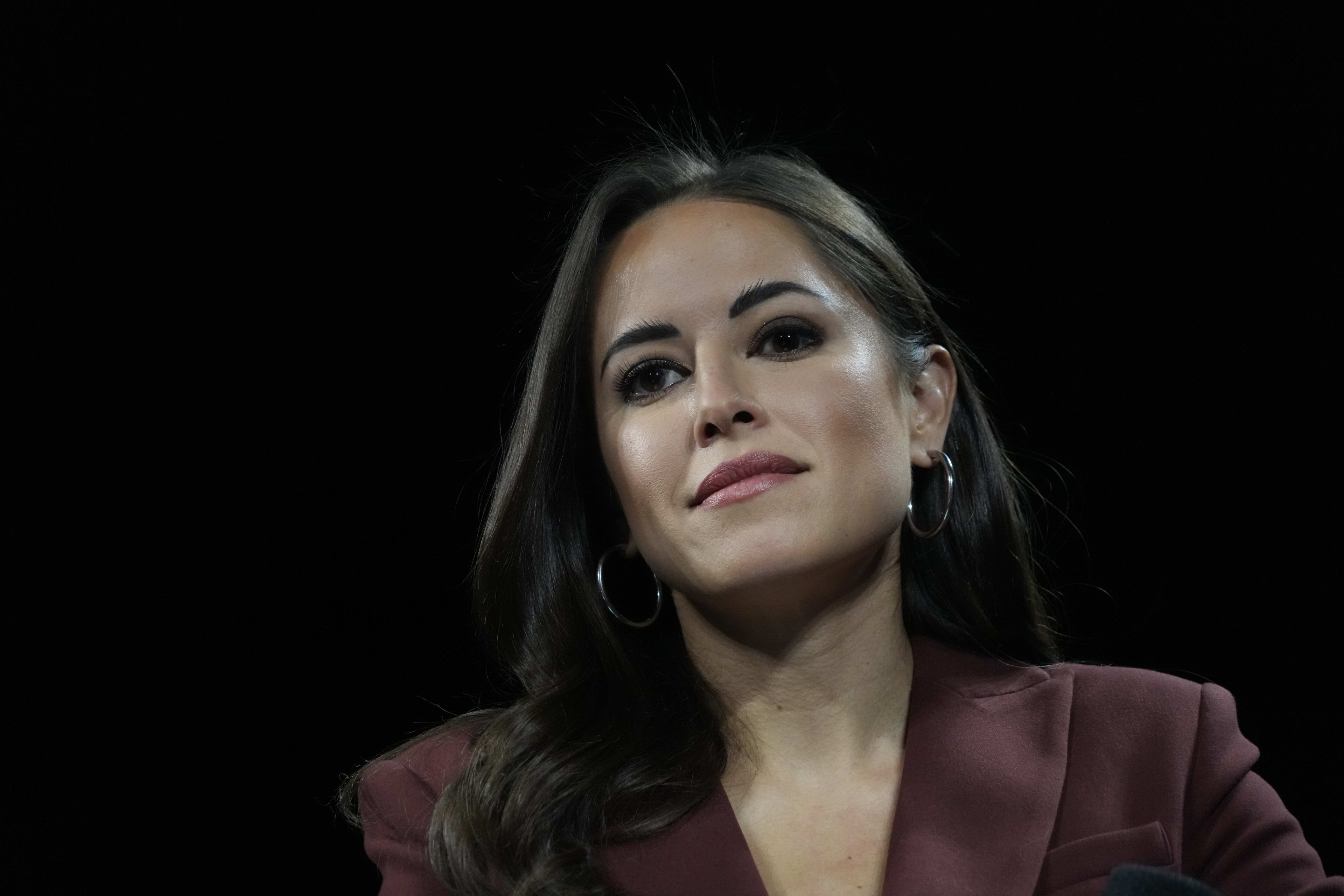 NFL Host Kaylee Hartung Grabs Attention With 'Cowgirl' Photo - The Spun