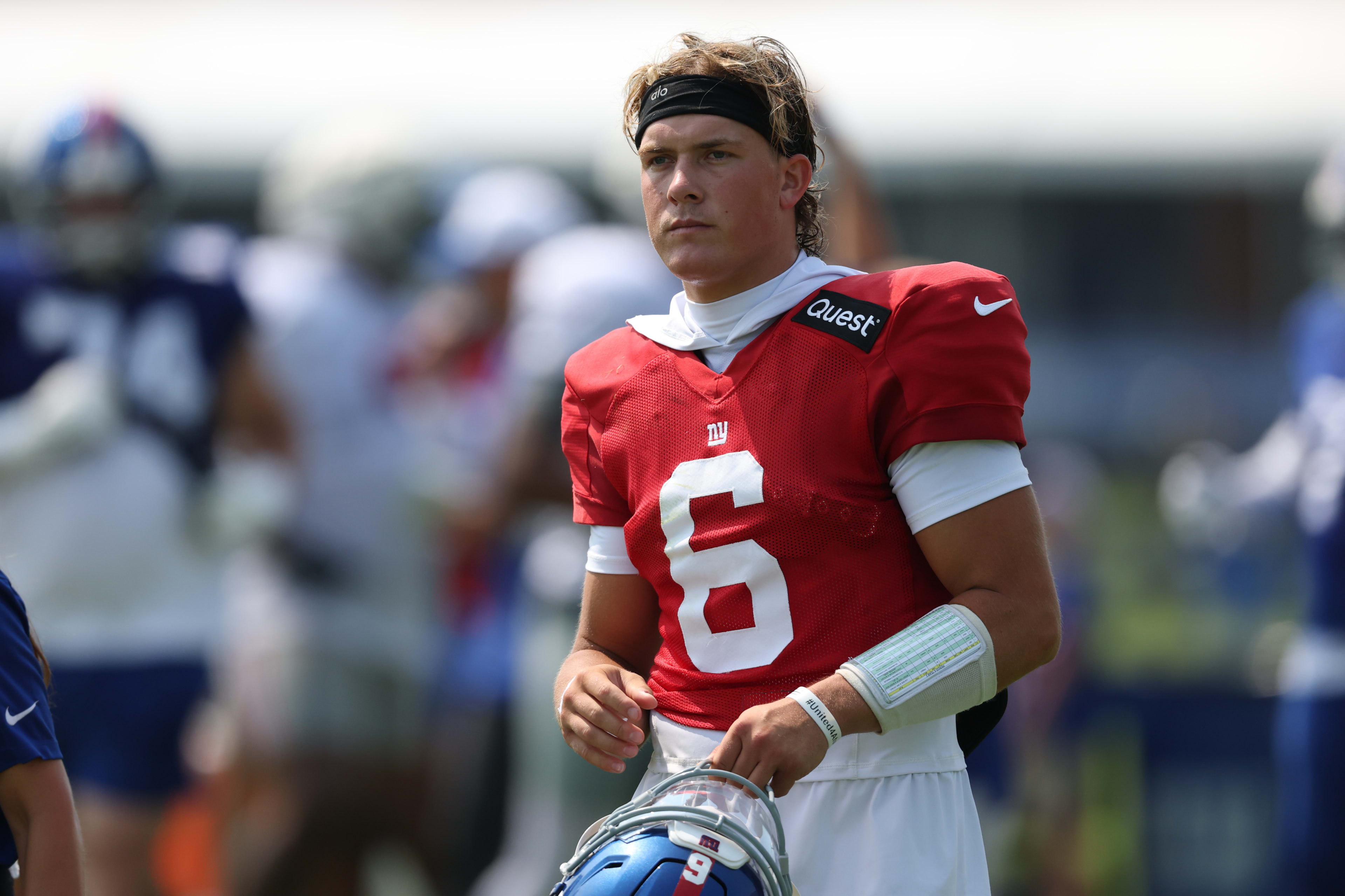 Eli Manning Wasn't Happy With Question Jaxson Dart Asked Him - The Spun