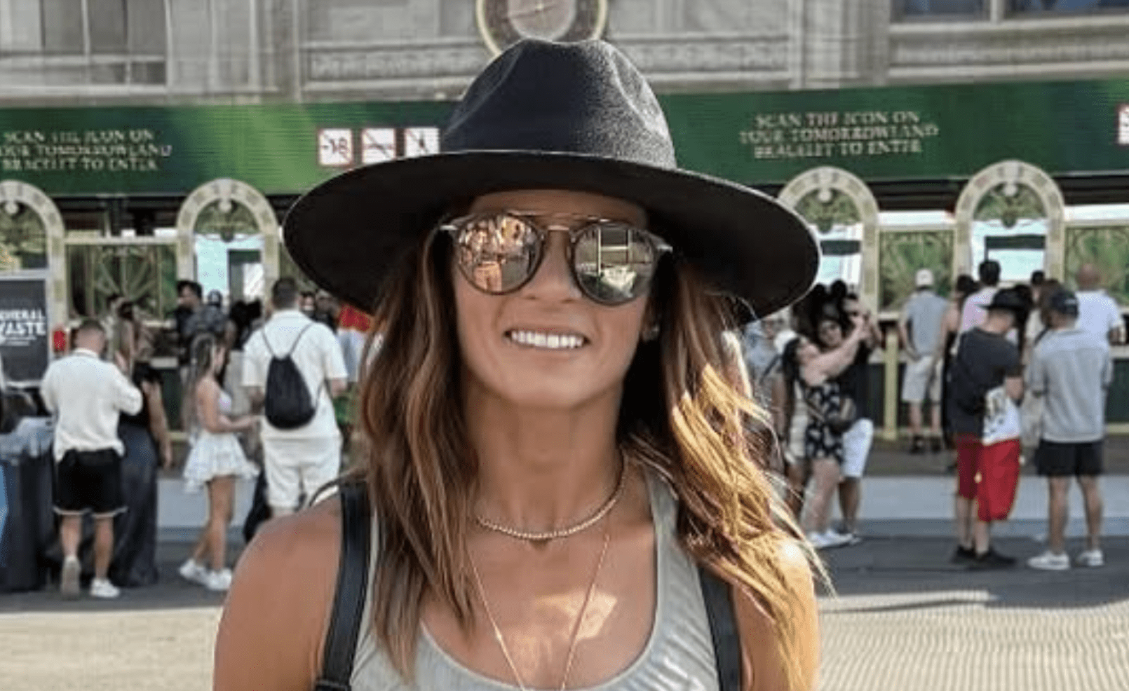 Danica Patrick Grabs Attention With Christmas Pajamas Photo - The Spun