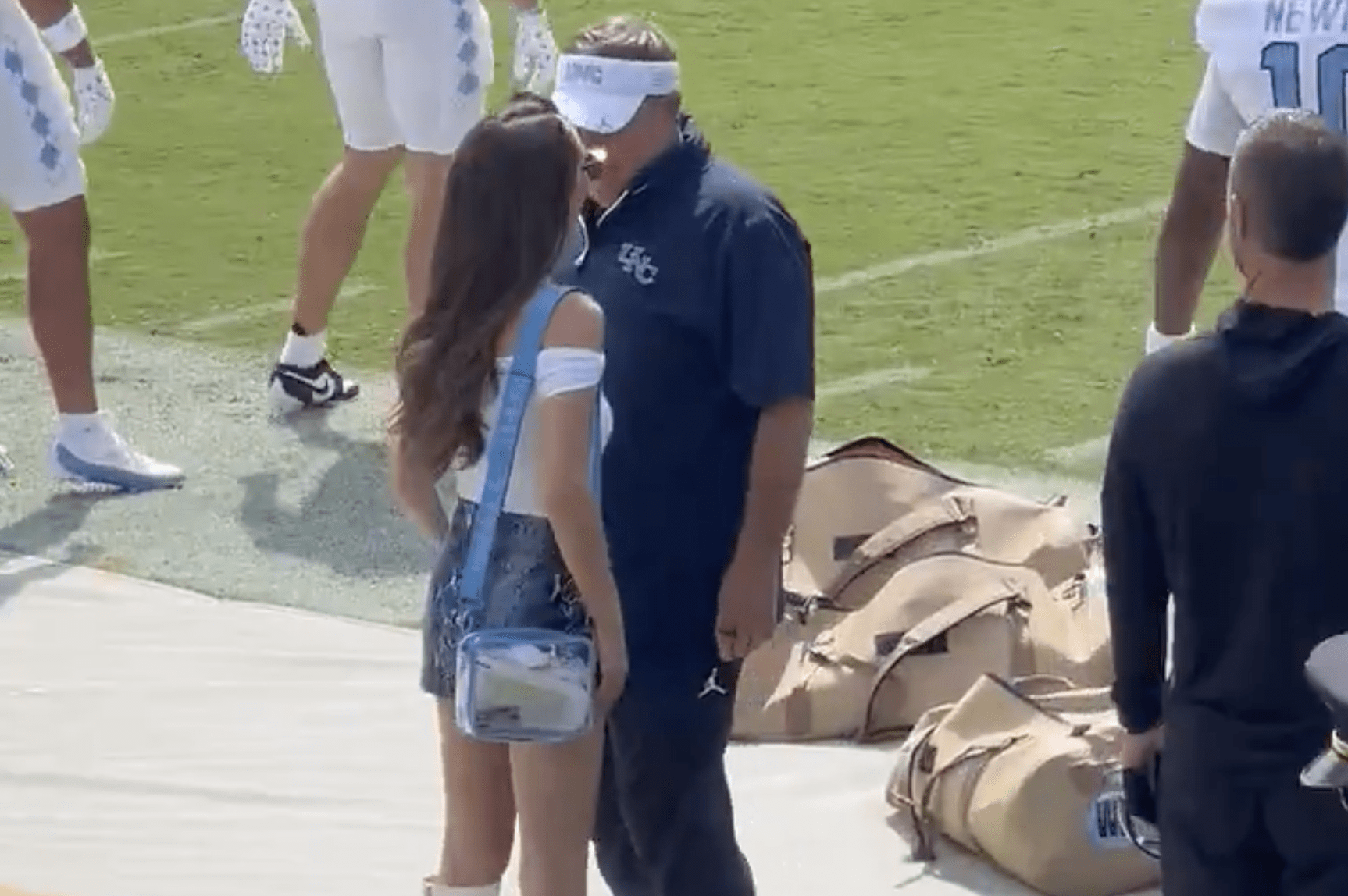 Former NFL Coach Rips Bill Belichick For Inappropriate Sideline ...