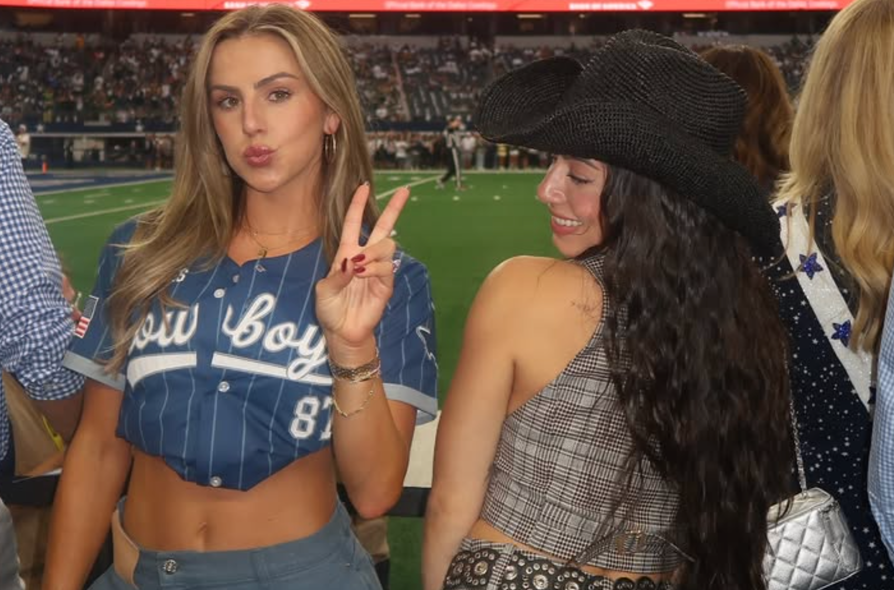 Dak Prescott's Fiancee Grabs Attention With Outfit At Sunday Night's ...