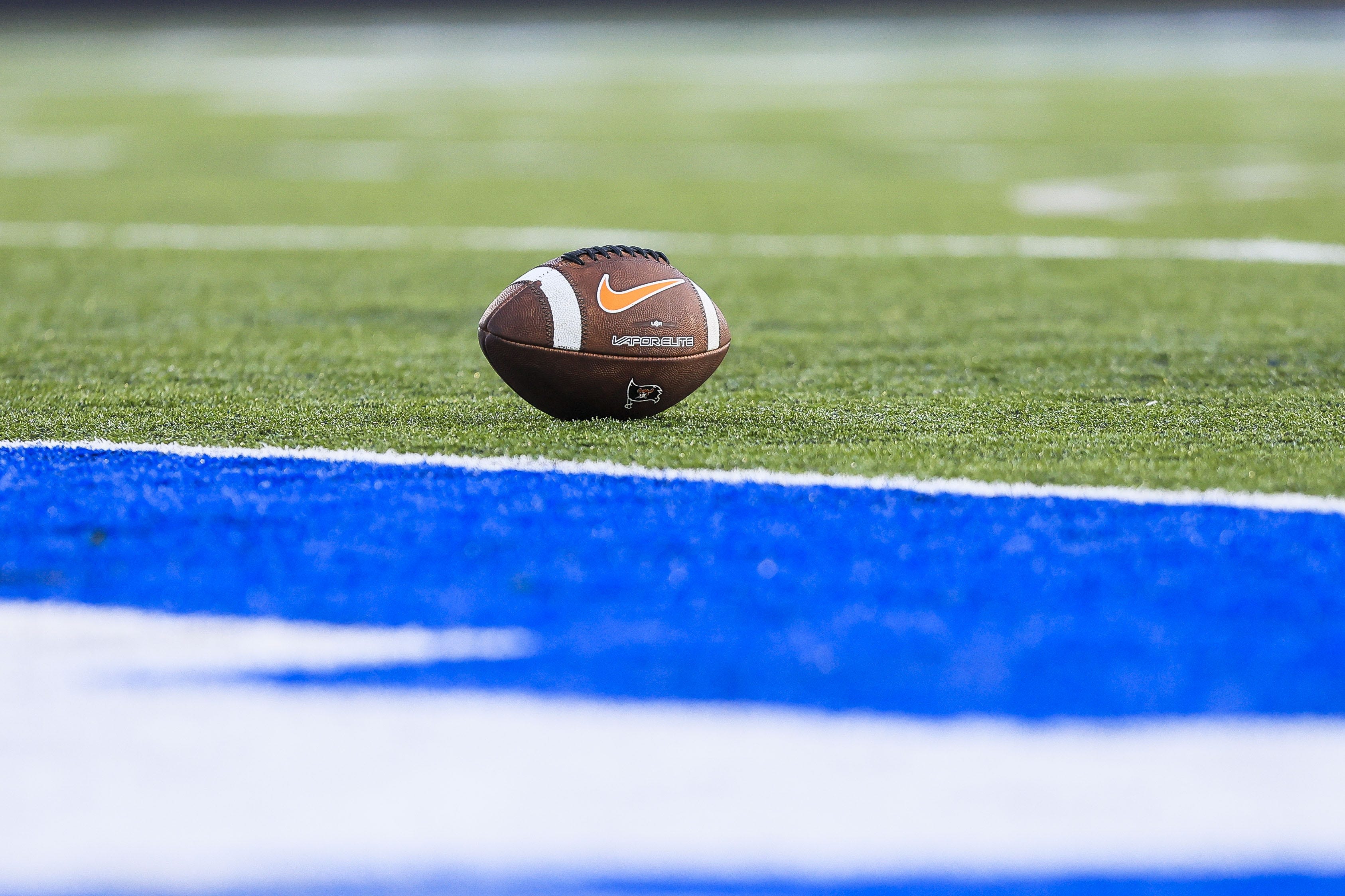 Longtime College Football Head Coach Dead From Cancer At 53 - The Spun