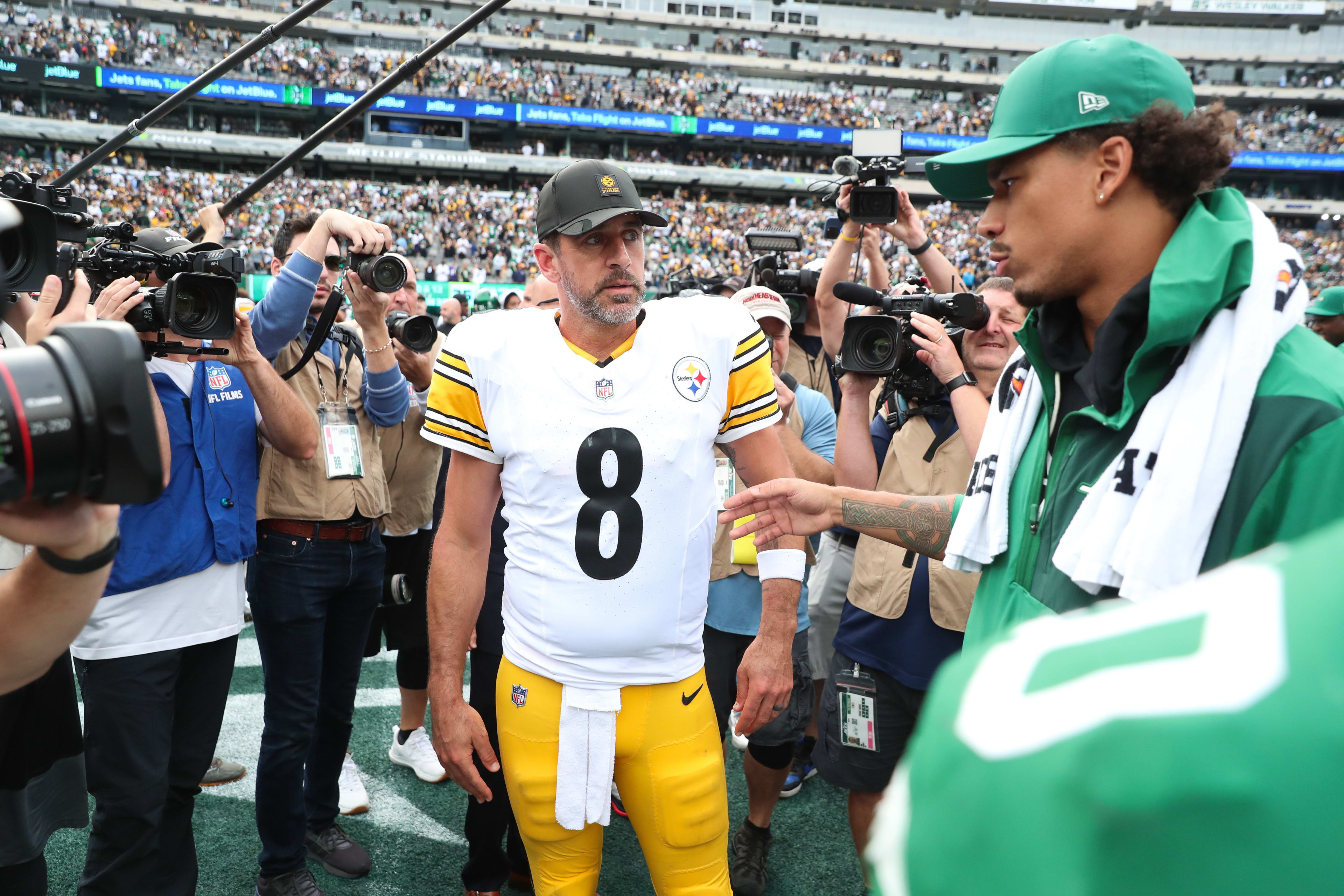 NFL Fans Shocked By Aaron Rodgers' Decision On 'The Pat McAfee Show' - The Spun