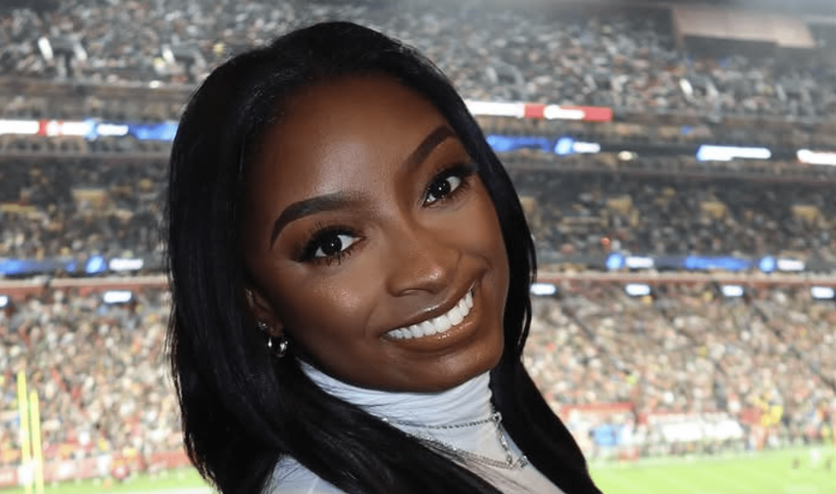 Simone Biles Grabs Attention With Outfit At Husband's NFL Game - The Spun