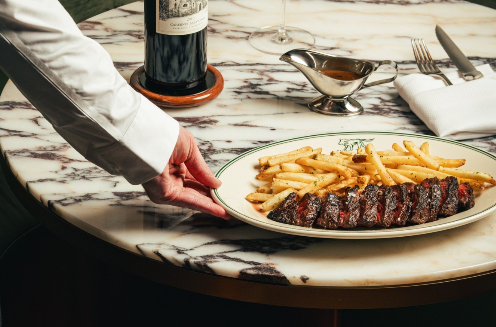 Food Prices At Travis Kelce, Patrick Mahomes' Restaurant Spark Backlash ...