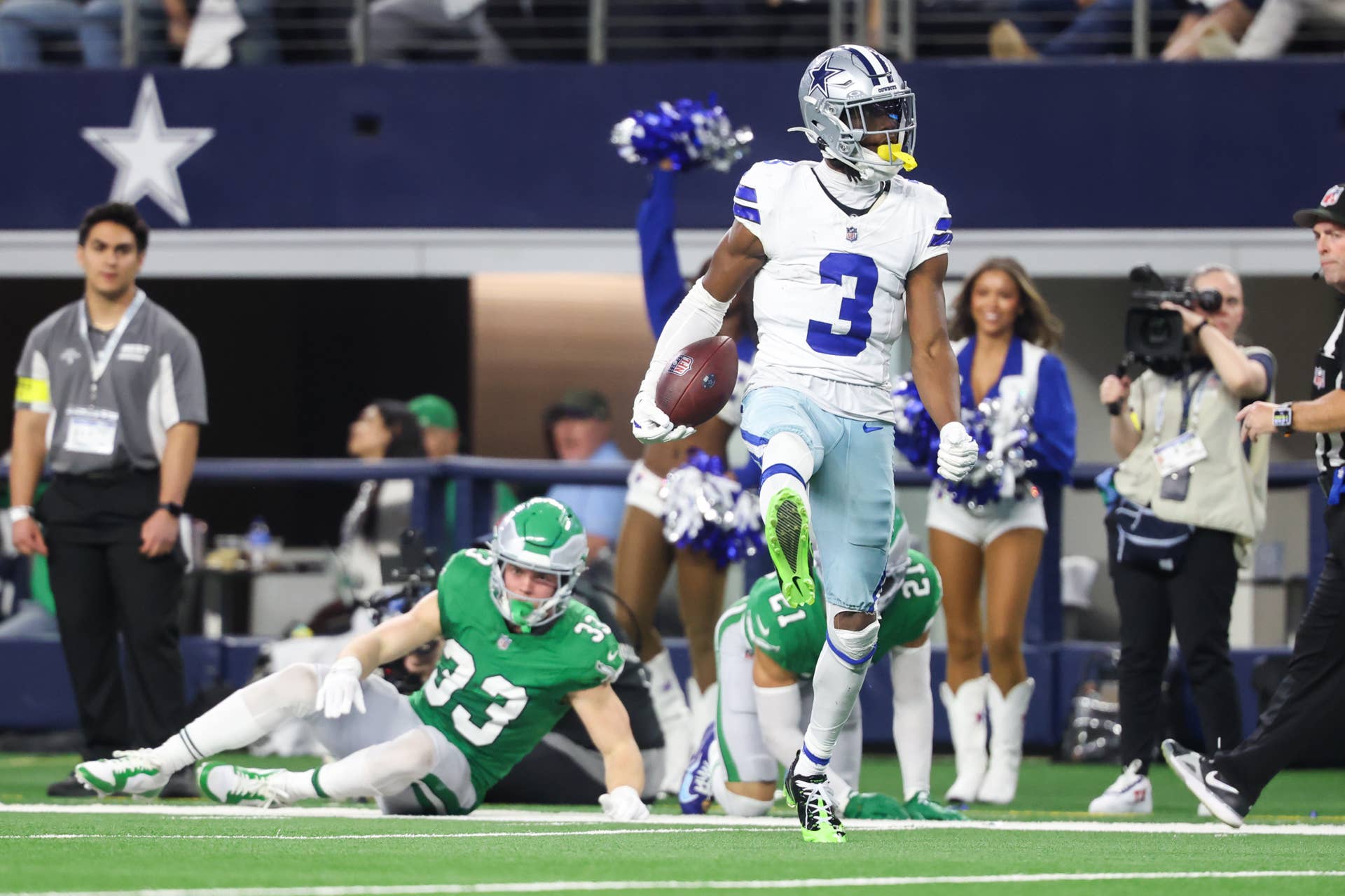 Dallas Cowboys Reveal Contract Decision On WR George Pickens - The Spun