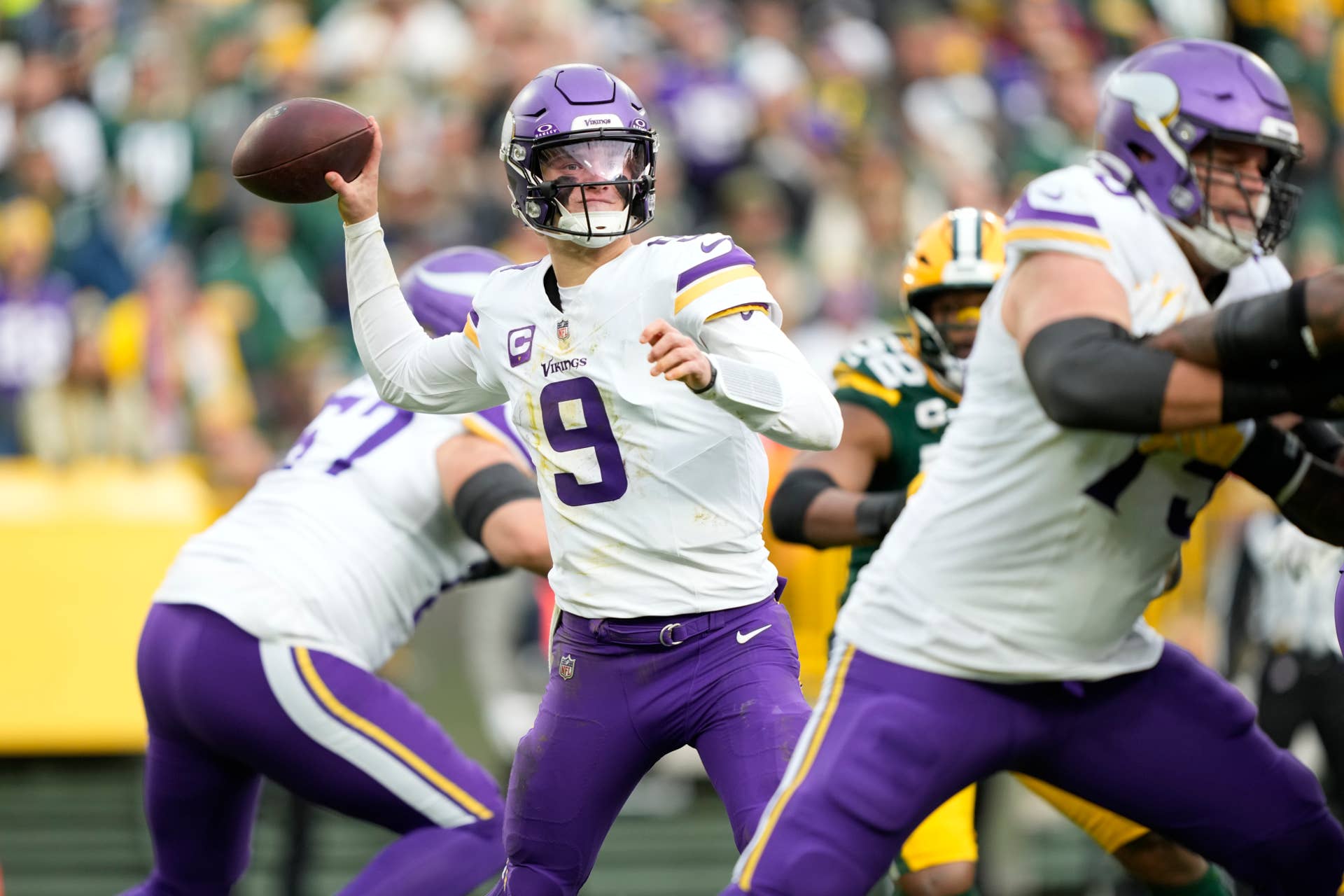 NFL Team Plane Forced To Turn Around On Saturday - The Spun
