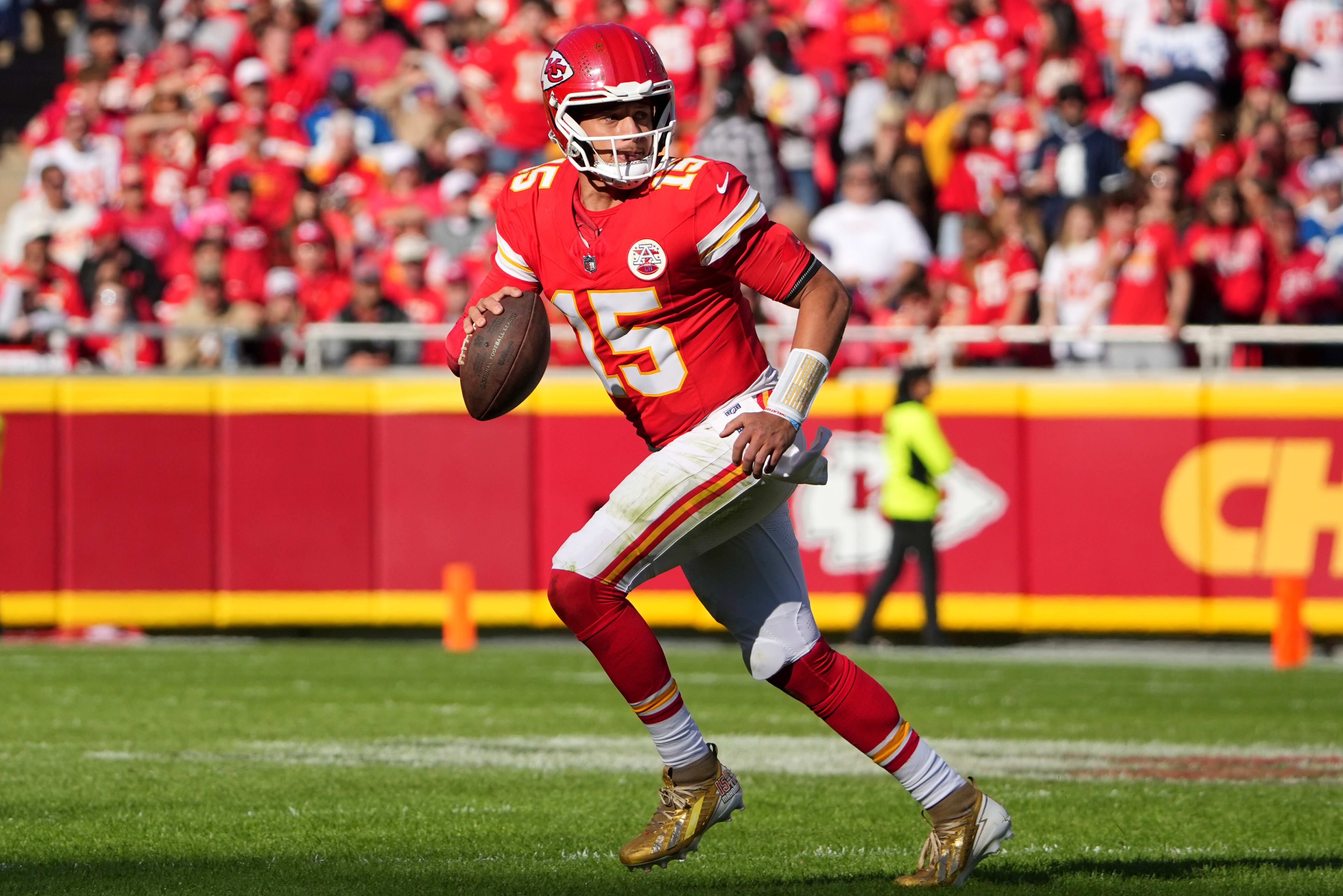 Video Of Patrick Mahomes' Knee Injury Is Hard To Watch - The Spun