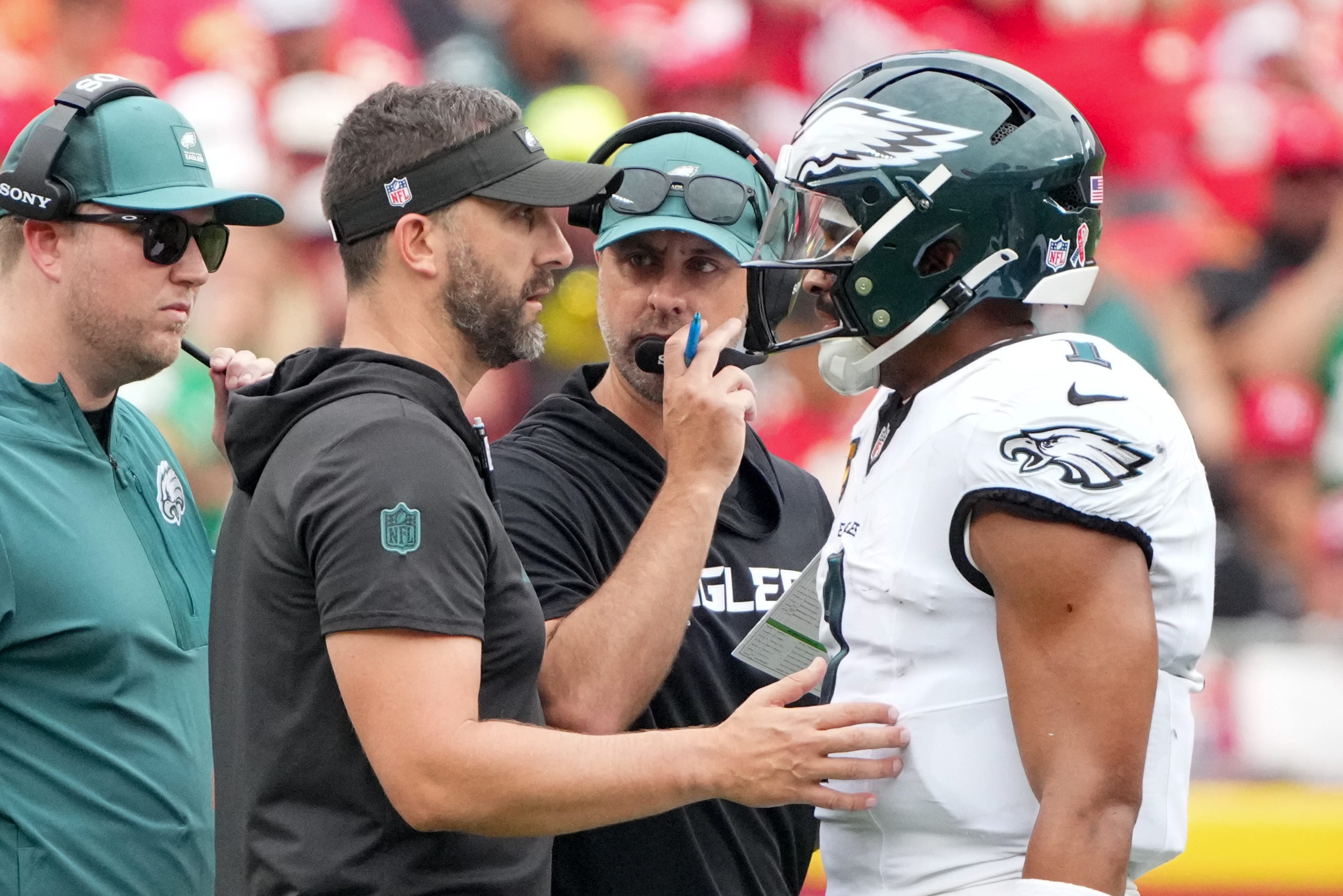 Punches Thrown In Wild Player Brawl During Eagles-commanders - The Spun