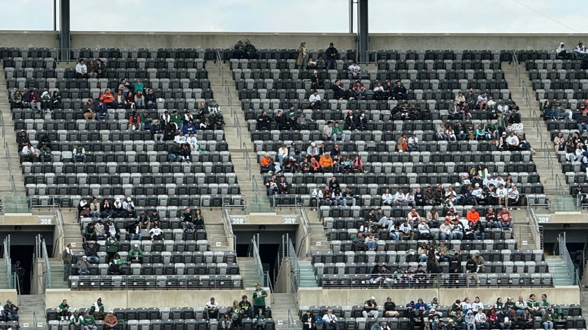 Two NFL Stadiums Had 'Embarrassing' Crowds At Kickoff Sunday - The Spun