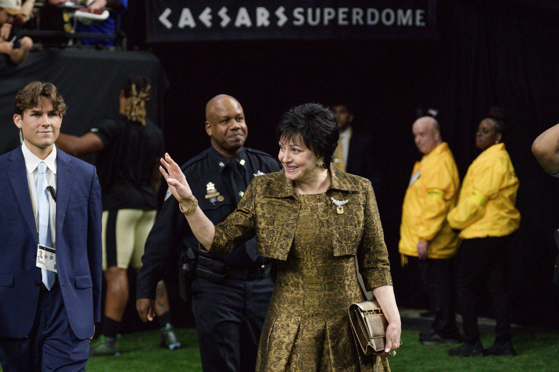 New Orleans Saints Fans Are Furious With Owner Gayle Benson - The Spun