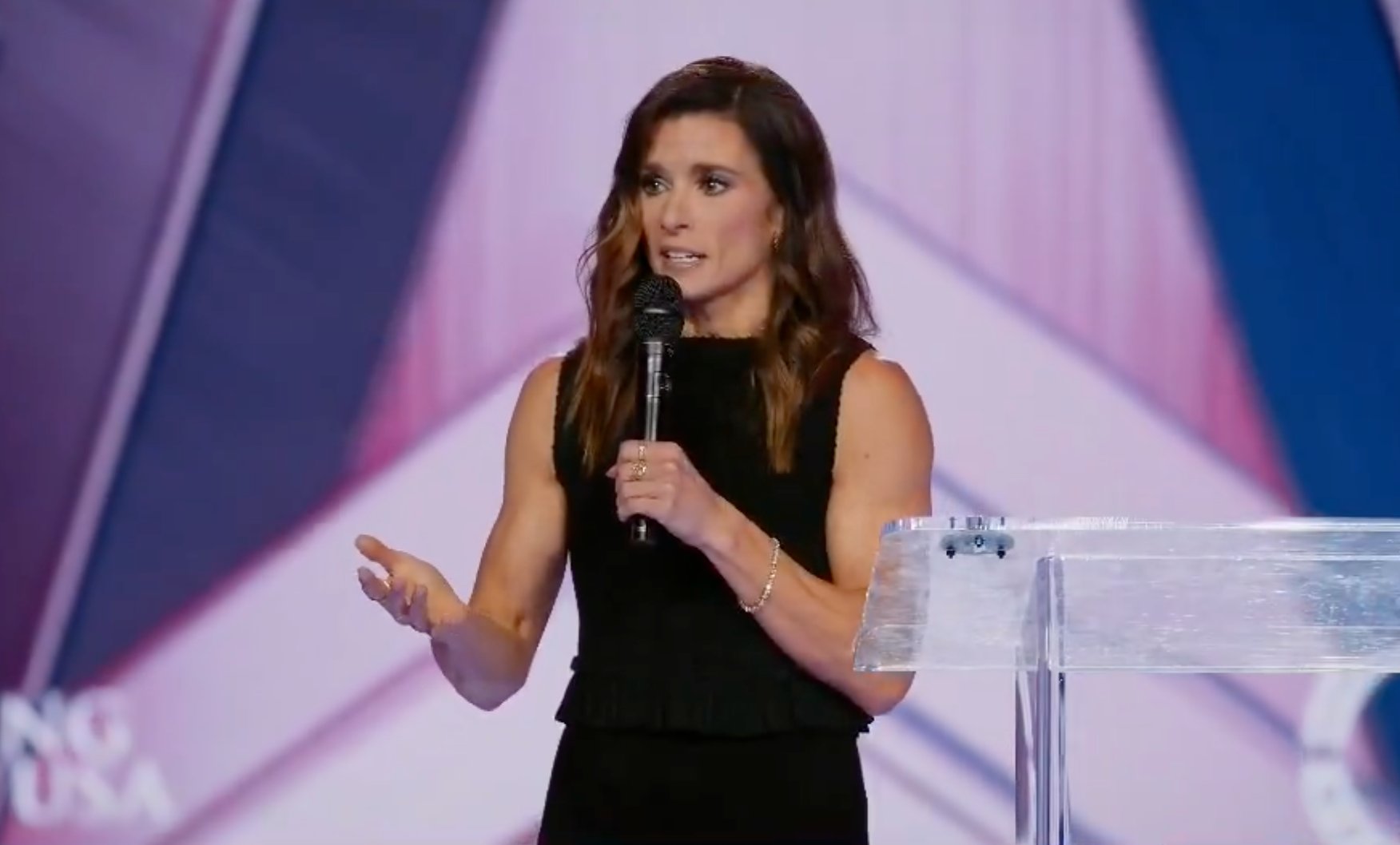 Danica Patrick Issues 'Warning' To Americans At Political Conference ...