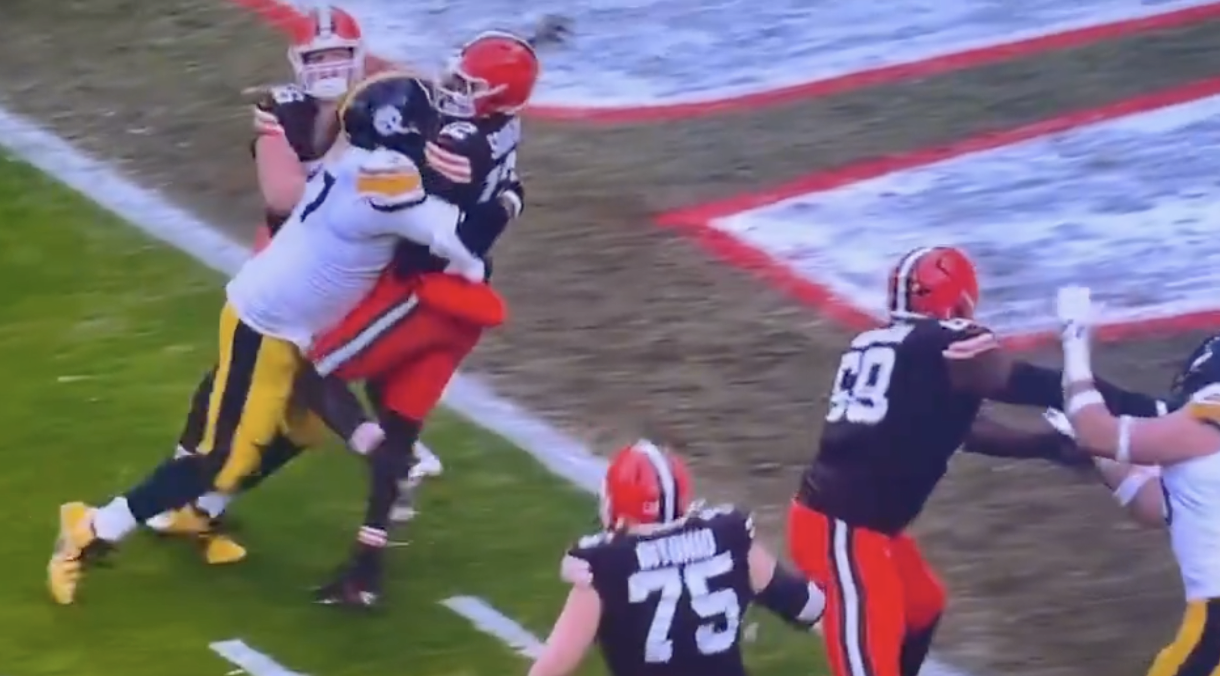 NFL Refs Blasted For 'Horrific' Shedeur Sanders Penalty Call - The Spun